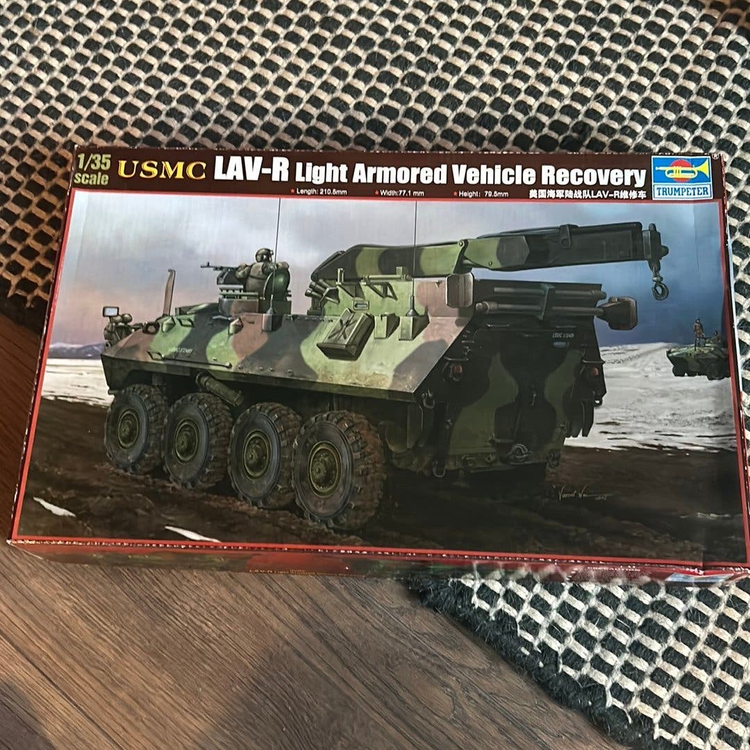 USMC LAV-R Light Armored Vehicle Recovery 1/35 .. | Köp på Tradera ...