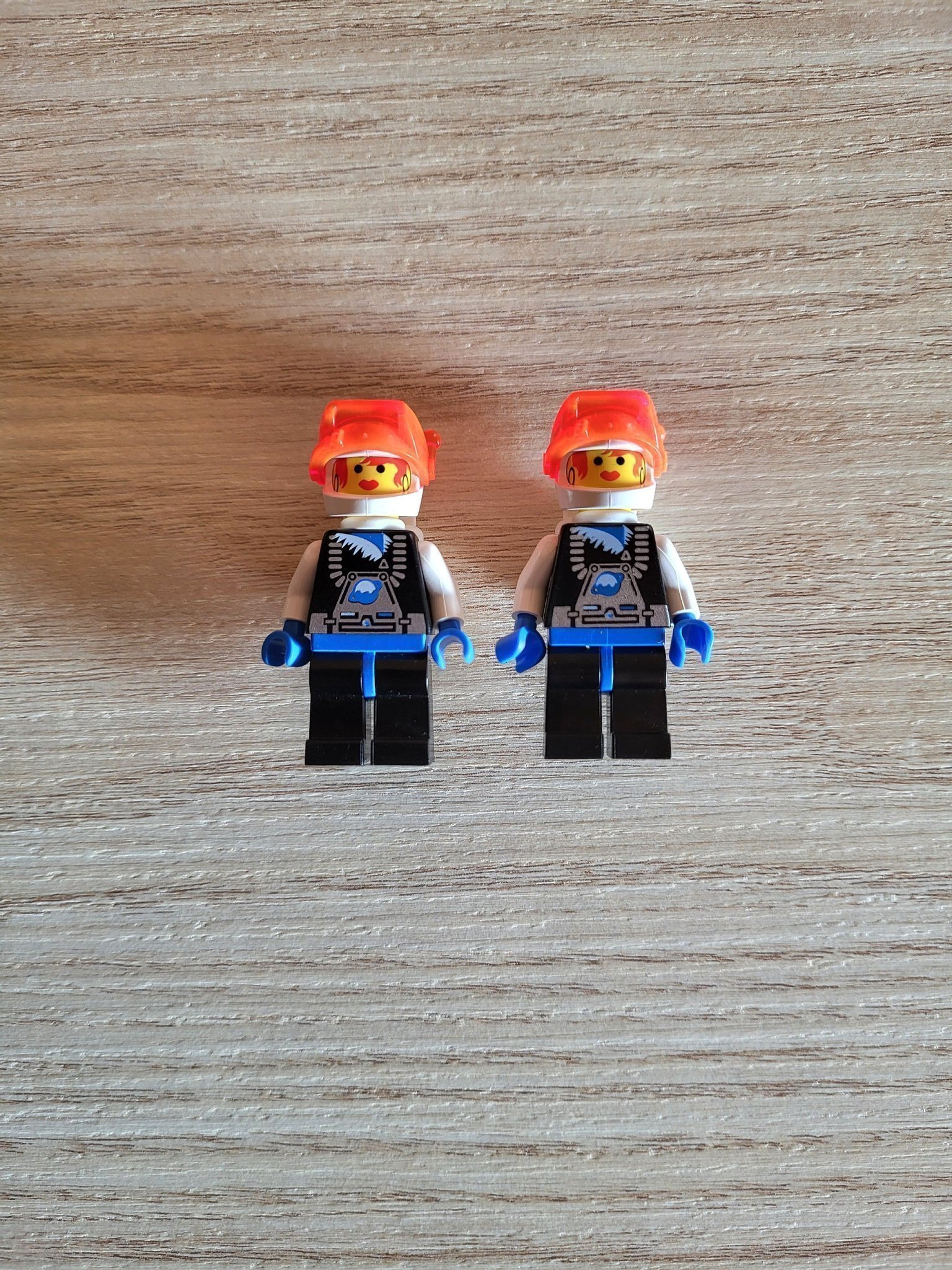 Se produkter som liknar Två sällsynt Lego minifigurer.. på Tradera ...