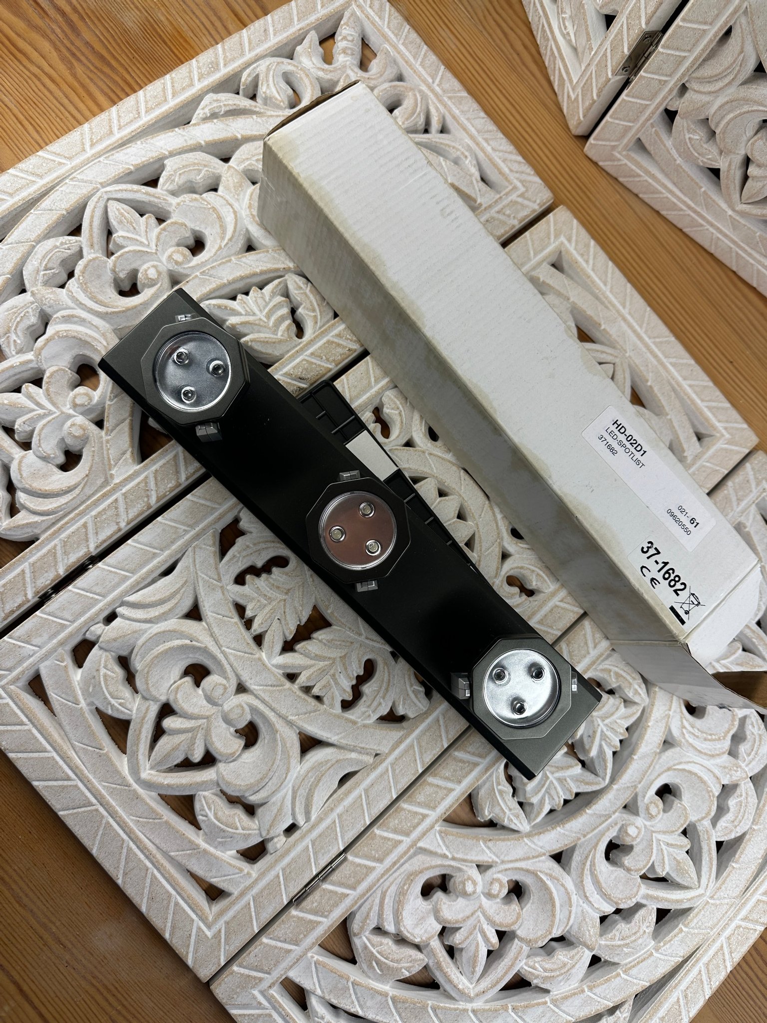 Biltema LED-spotlightskena med 3 spottar – Batt.. | Köp på Tradera ...