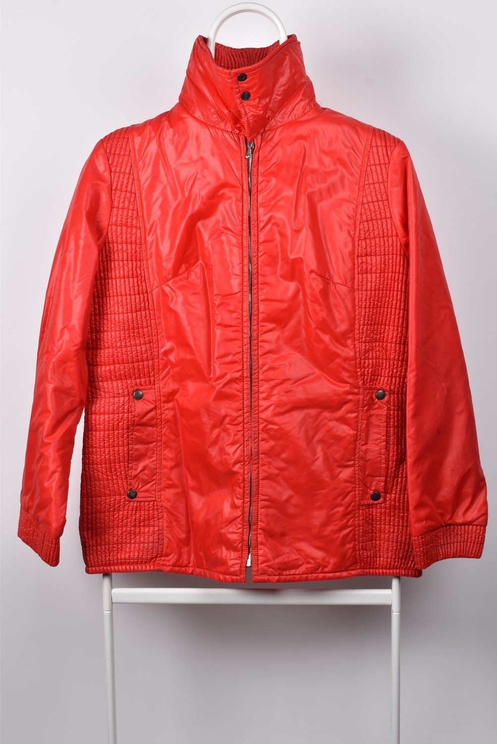 Se produkter som liknar Vintage, Jacka, röd, Strl: 48.. på Tradera ...