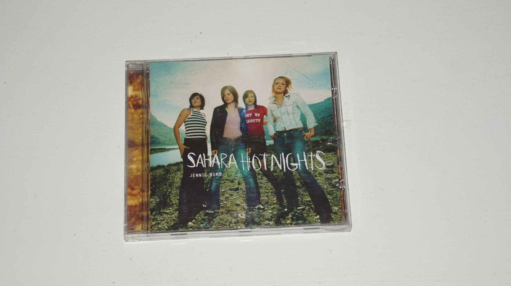 Sahara Hotnights - Jennie Bomb CD | Köp på Tradera (694263506)