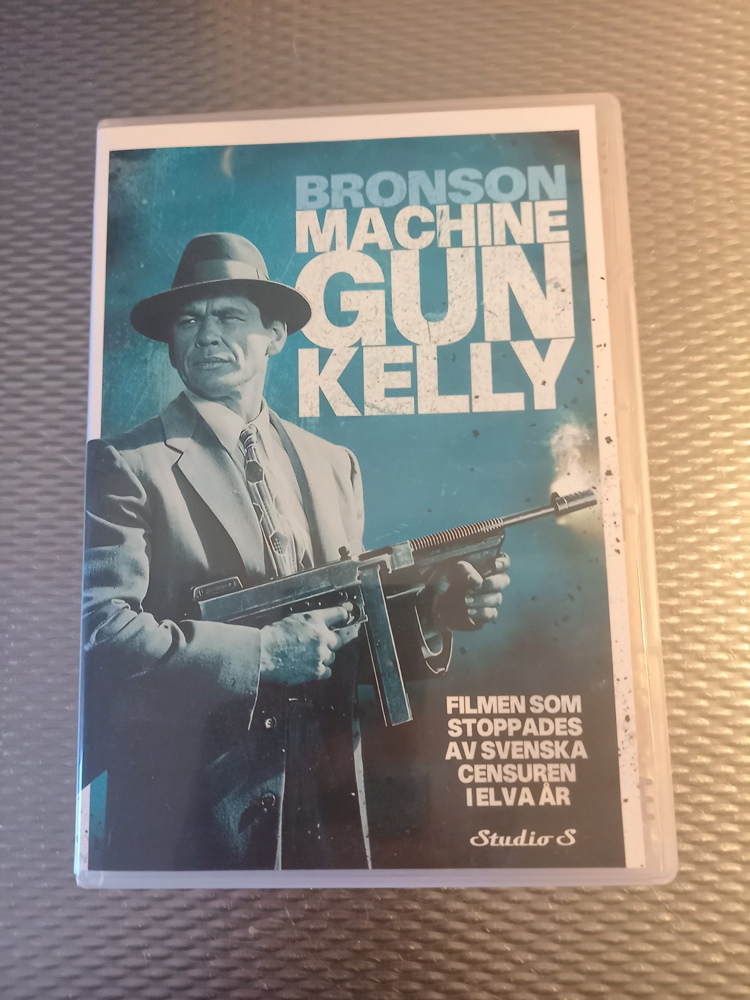 Machine-Gun Kelly. Charles Bronson, Susan Cabot.. | Köp på Tradera ...