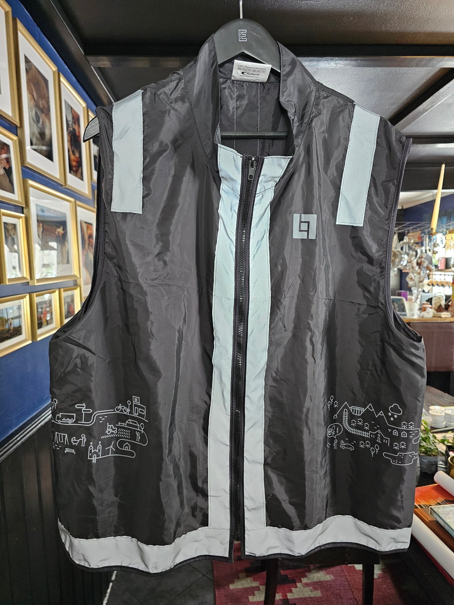 Helt ny! Svart reflexväst Small/Medium | Köp på Tradera (700246866)