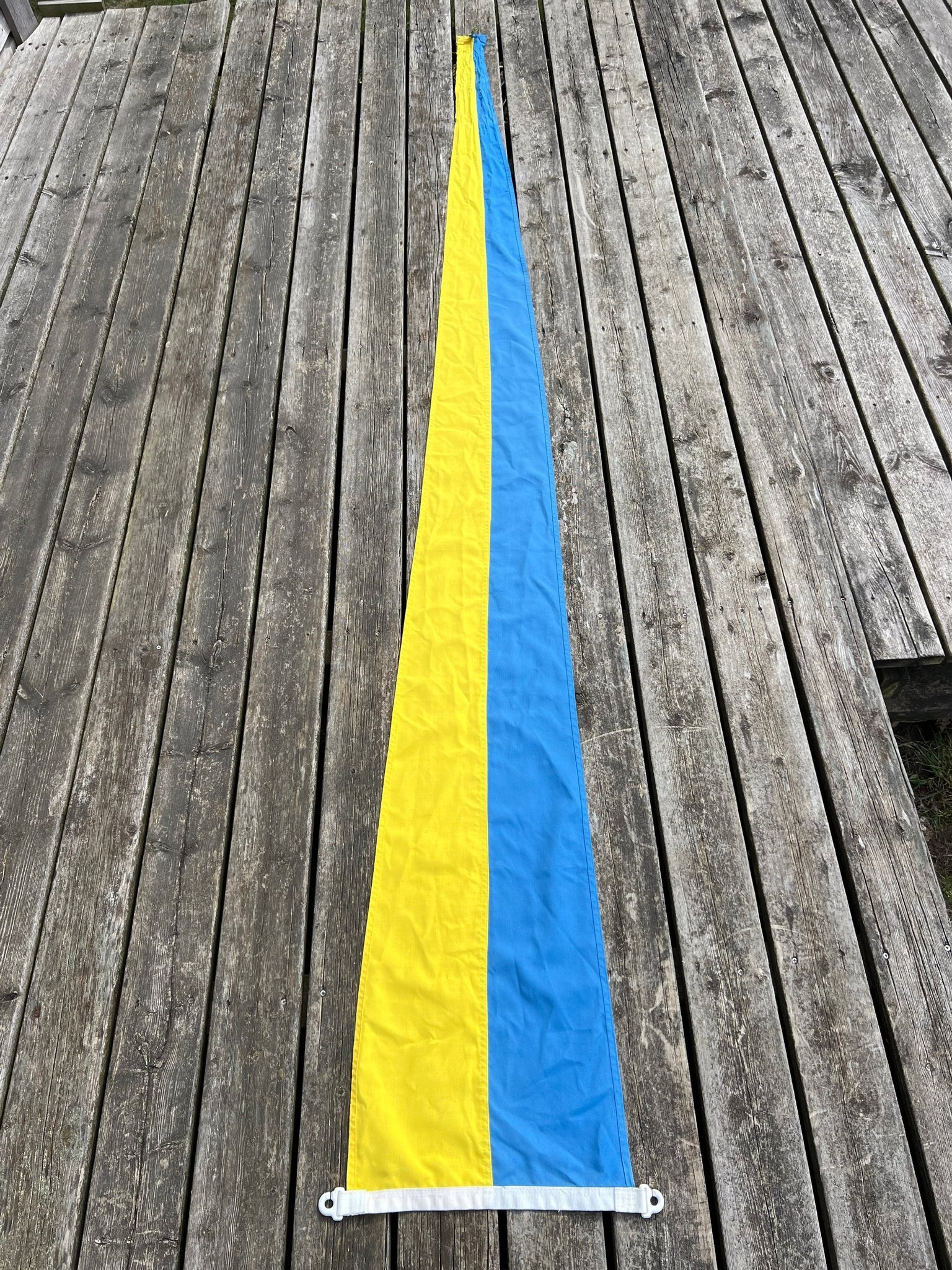 Se produkter som liknar SVENSK VIMPEL - Gul och Blå f.. på Tradera ...