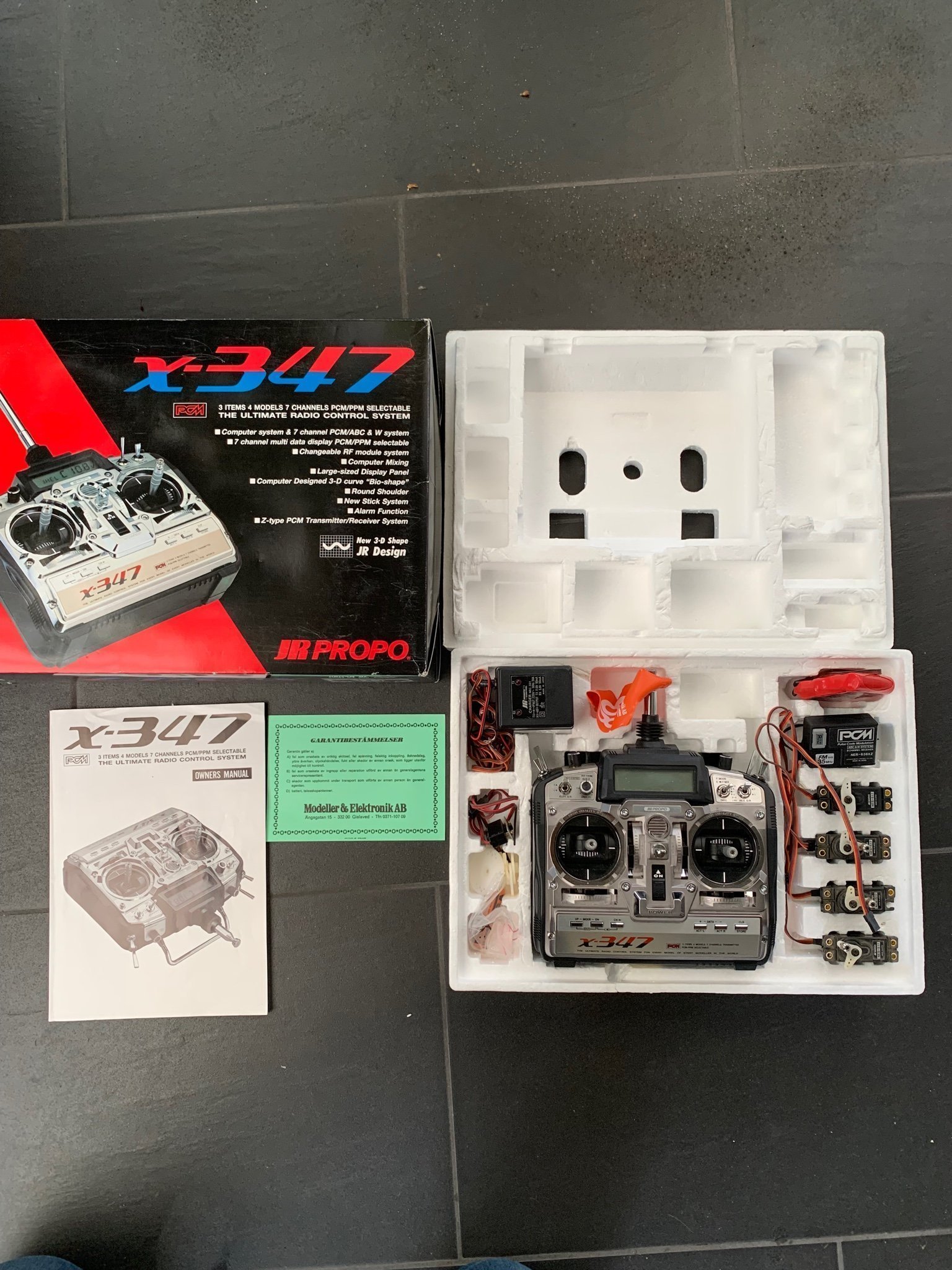 Se produkter som liknar JR PROPO X347 radio transmitt.. på Tradera (575123016)