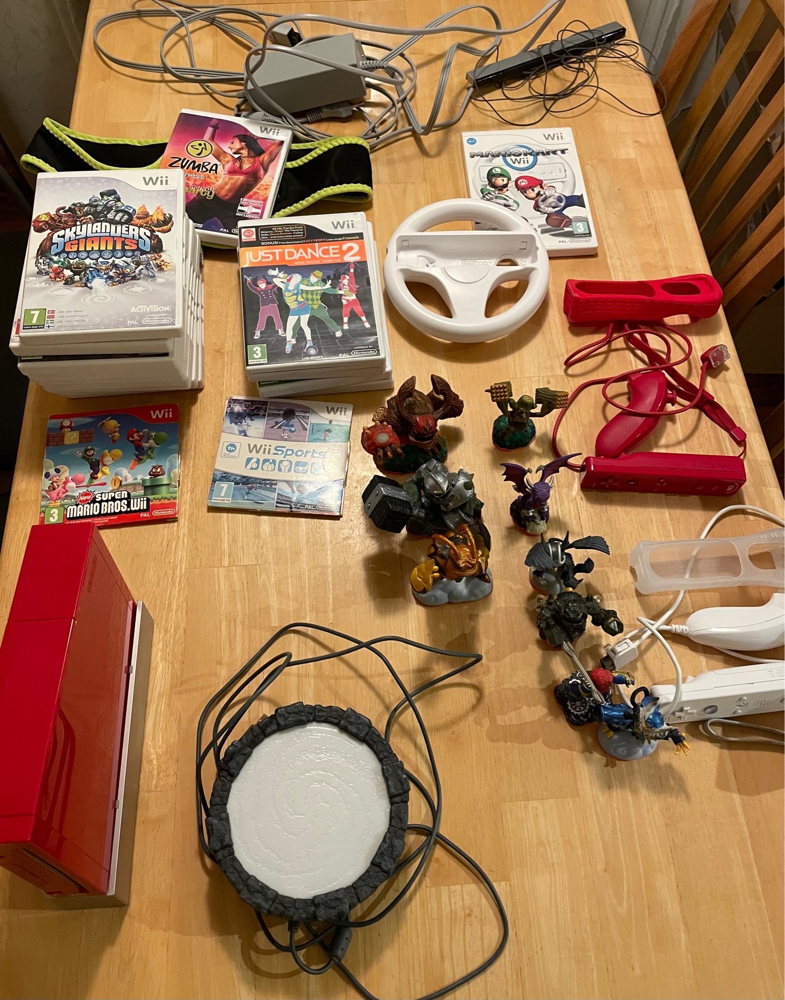 Nintendo Wii Komplett Paket med Spel och Tillbe.. | Köp på Tradera ...