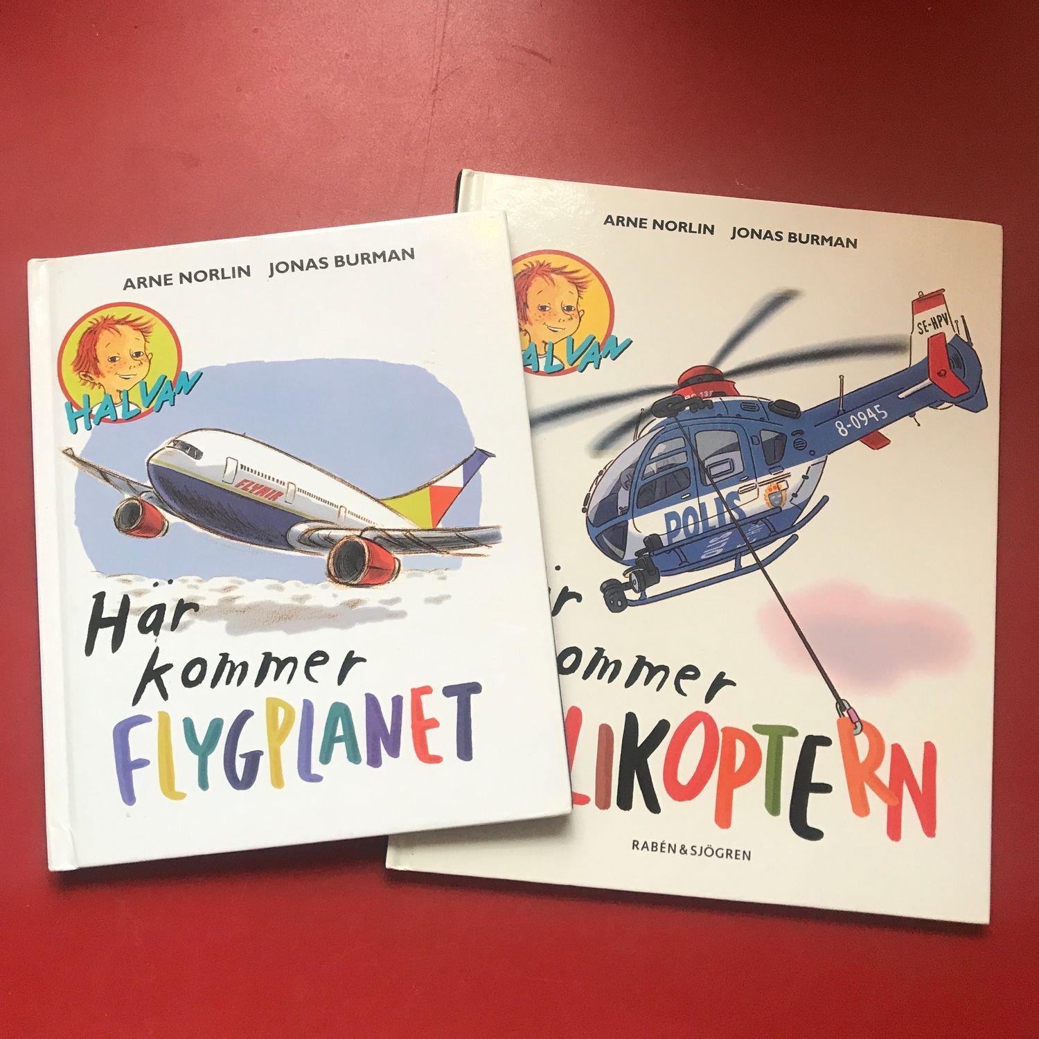 HALVAN HÄR KOMMER FLYGPLANET.. | Köp från Haldins_Hylla på Tradera ...