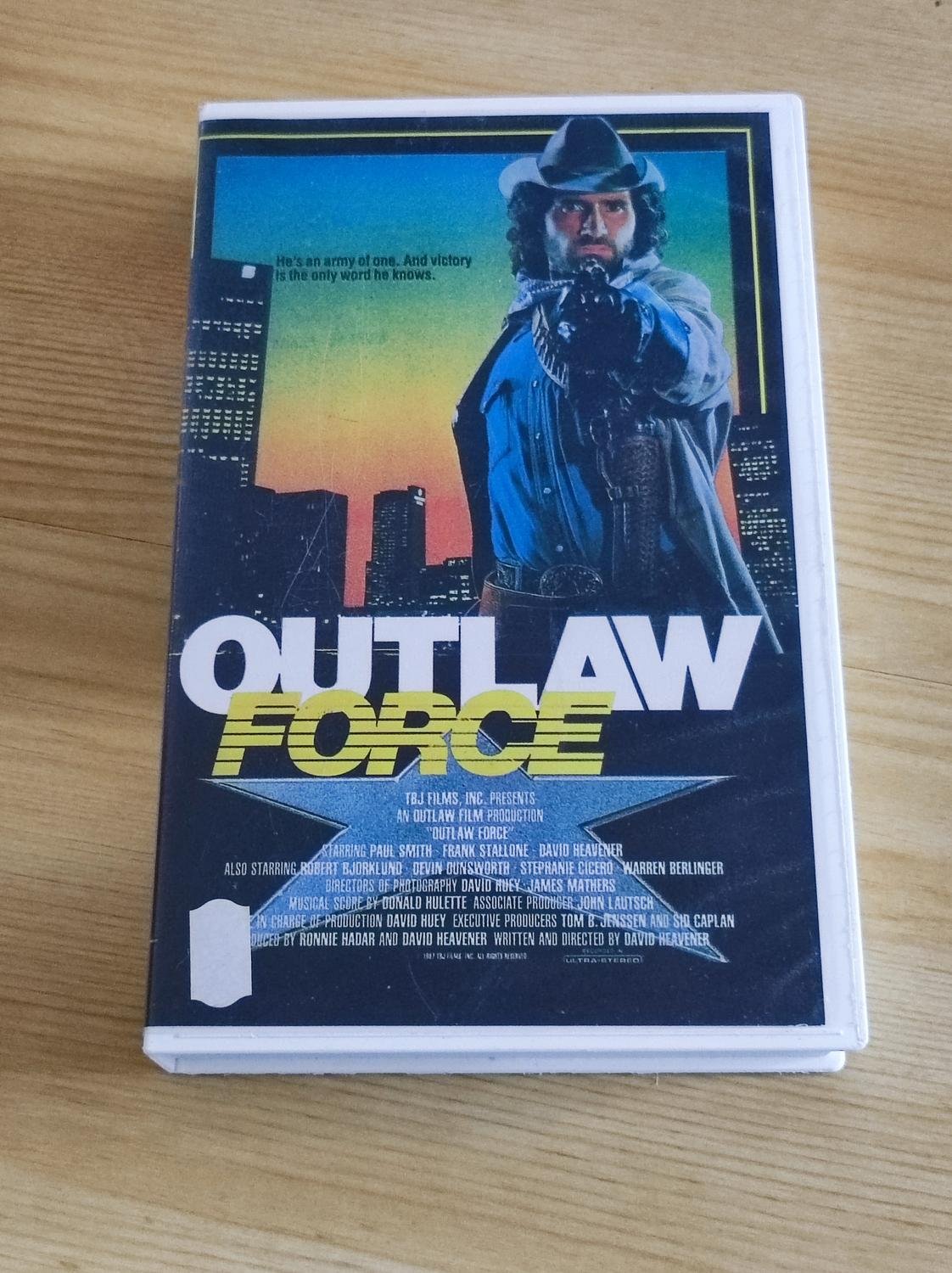 Outlaw Force Och Massacre at F.. | Köp från SandsOfTime på Tradera ...
