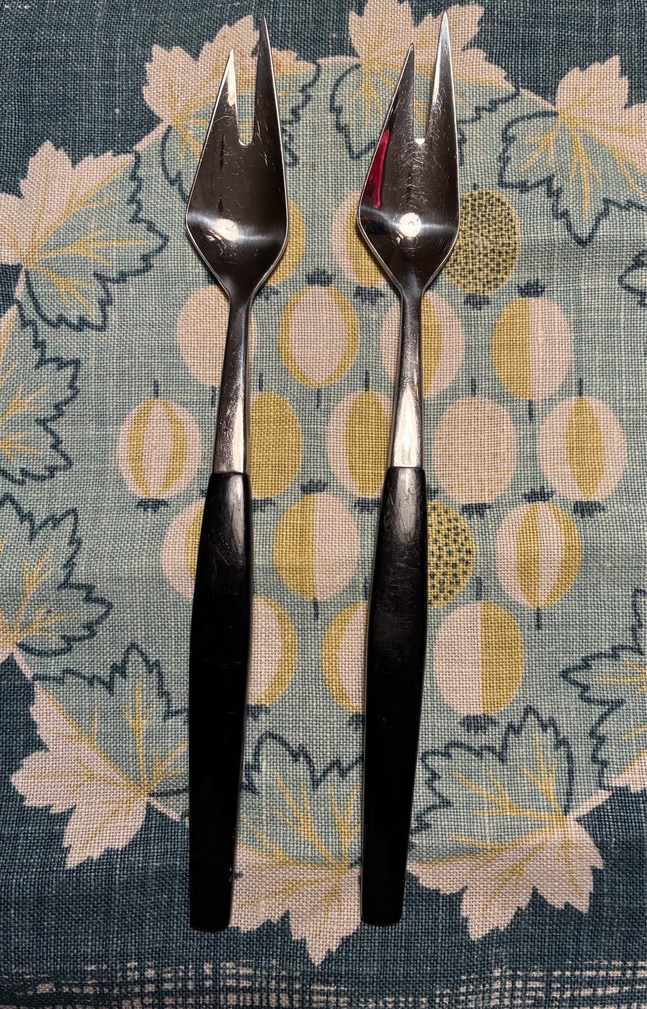 2 retro gafflar med svart handtag / NilsJohan | Köp på Tradera (701397093)