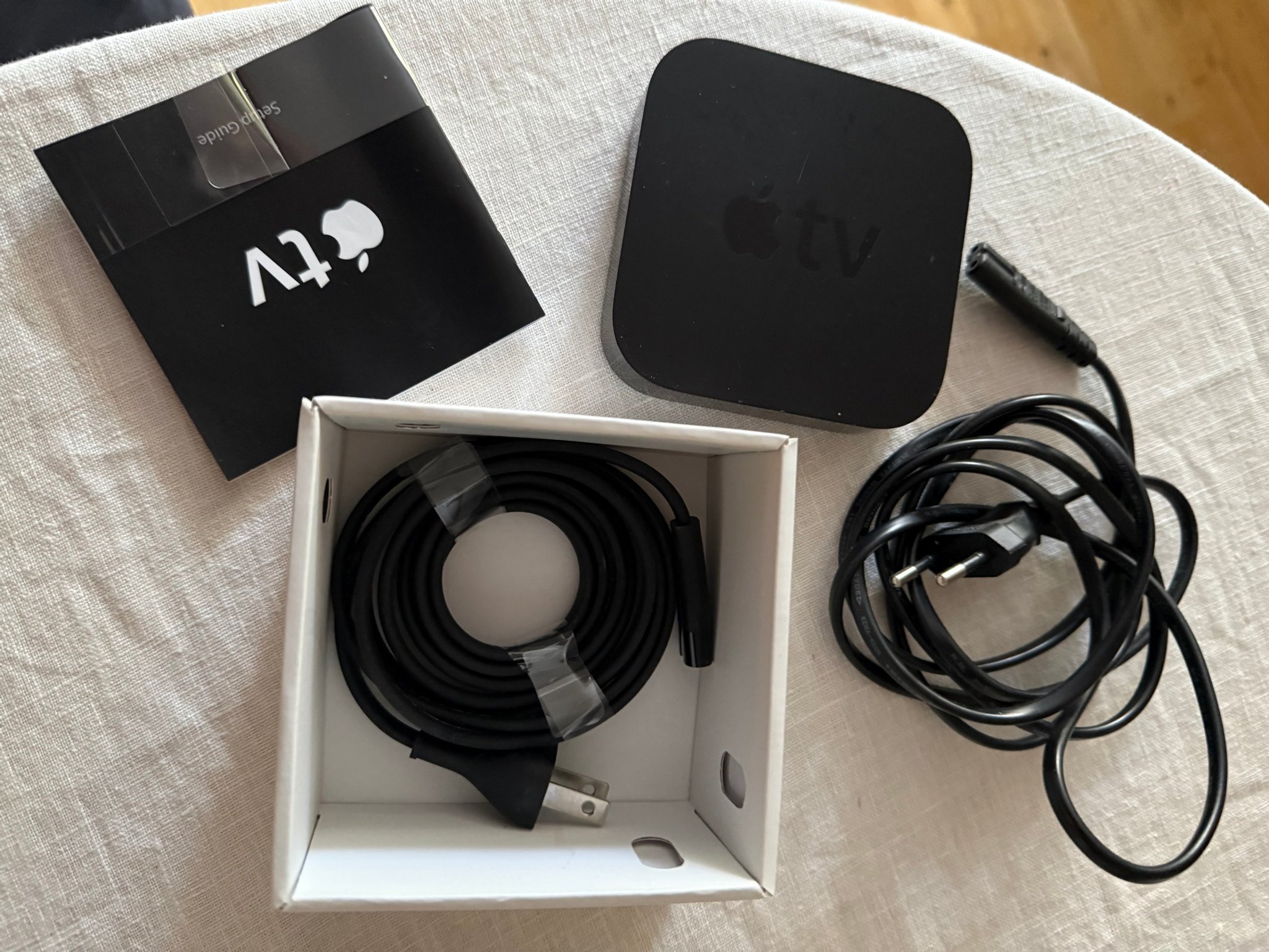 Apple TV Gen 2, går att Jailbreaka | Köp på Tradera (713295400)