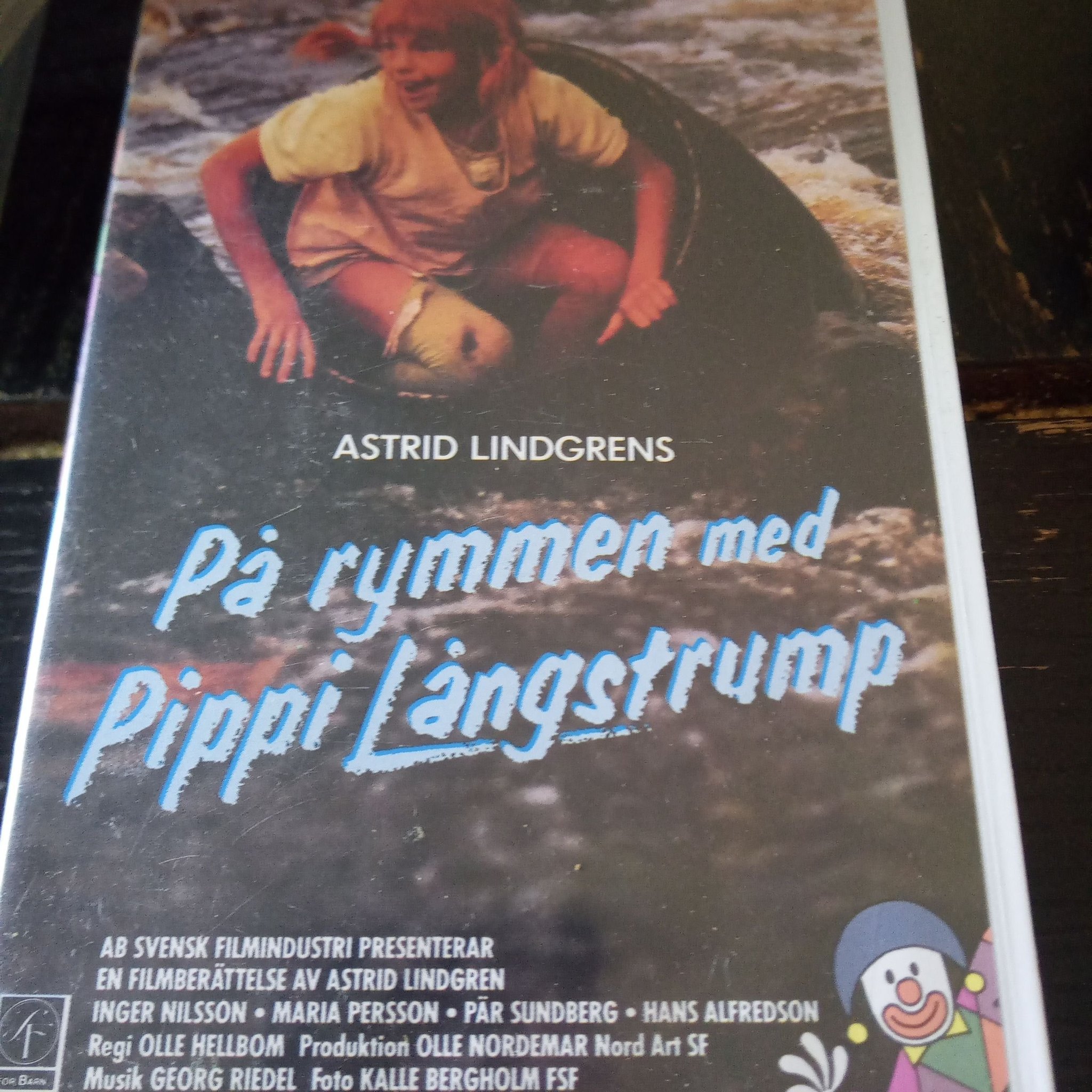 Se produkter som liknar På rymmen med Pippi Långstrum.. på Tradera ...
