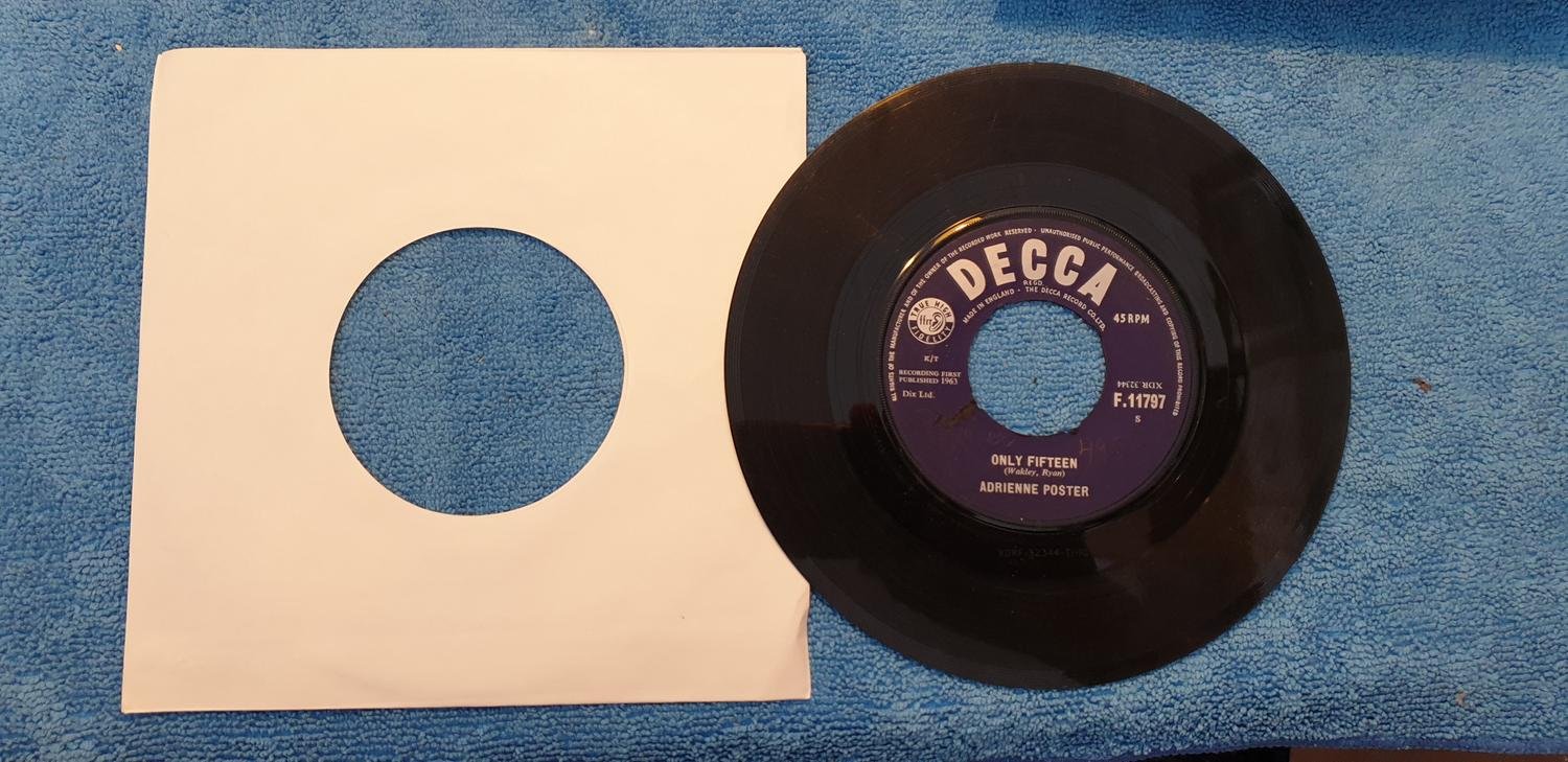 Adrienne poster - only fifteen | Köp på Tradera (644479922)