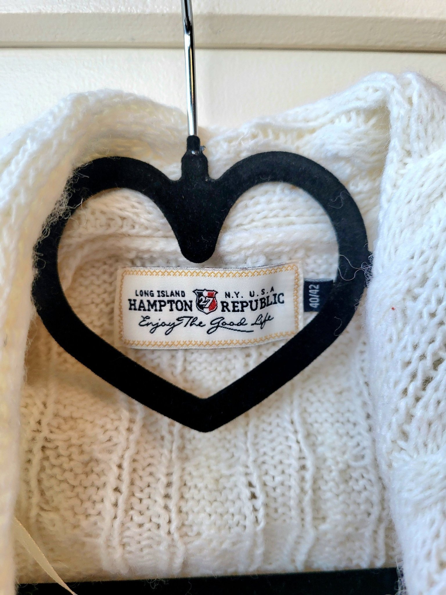 Se produkter som liknar Hampton Republic vit kofta, s.. på Tradera ...