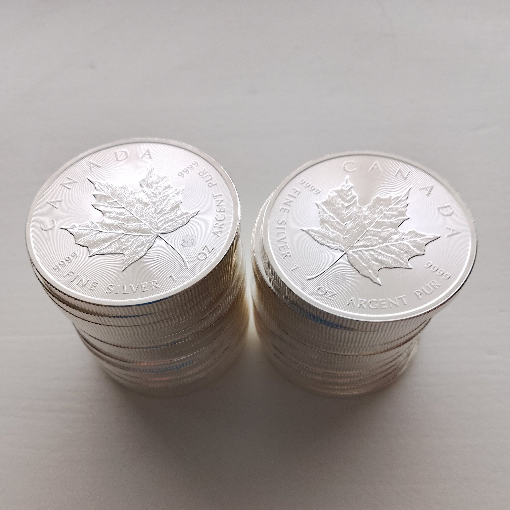 25 st 1 oz Kanadensiska Silver Maple Leaf | Köp på Tradera (713952558)