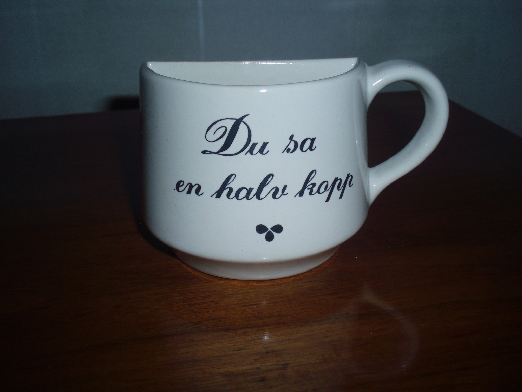 En halv kopp mugg (409378507) ᐈ Köp på Tradera