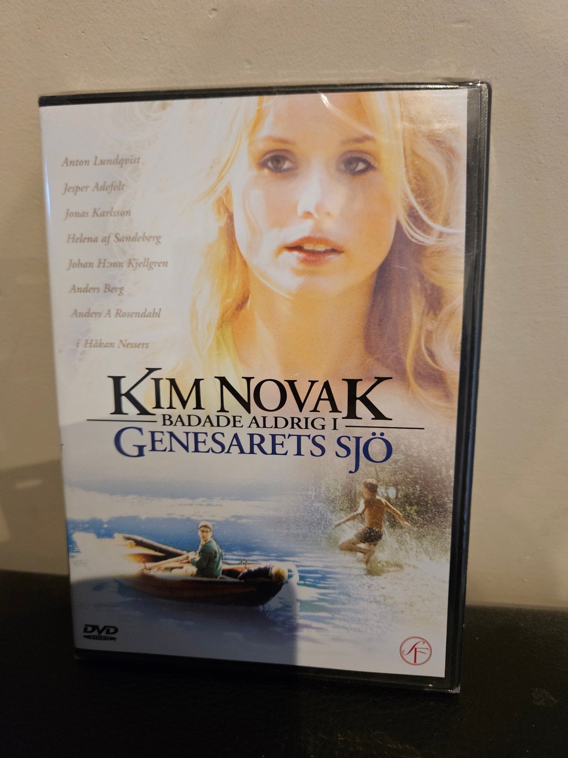 Kim Novak badade aldrig i Gene.. | Köp från AIAbySweden på Tradera ...