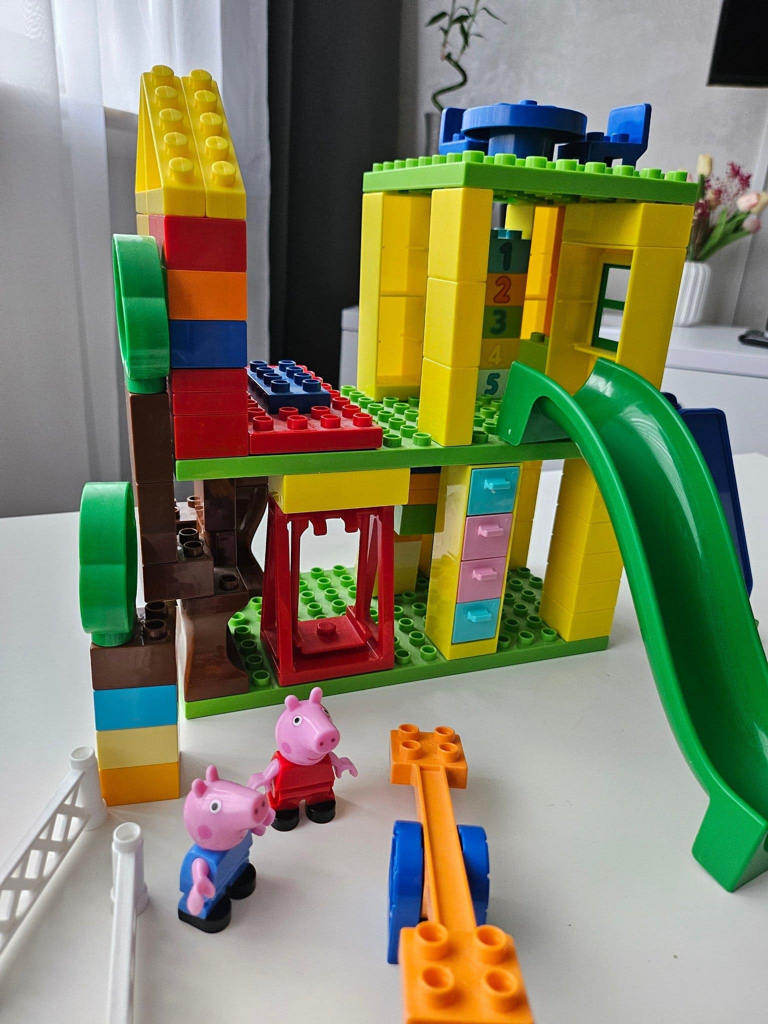Se produkter som liknar Lego Duplo Peppa Pig Lekplats på Tradera ...