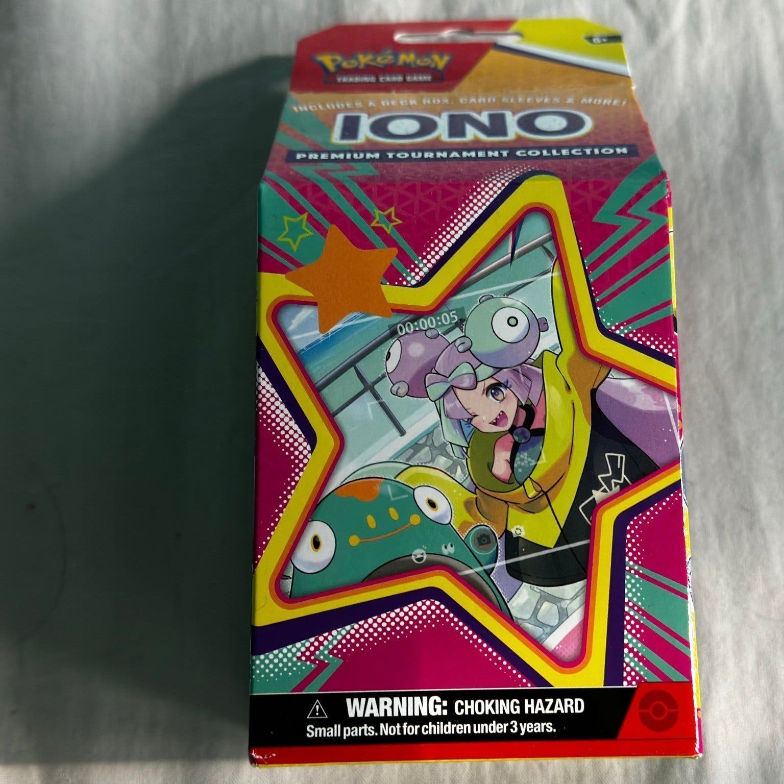 Se produkter som liknar Pokémon TCG: Iono Premium Tou.. på Tradera ...