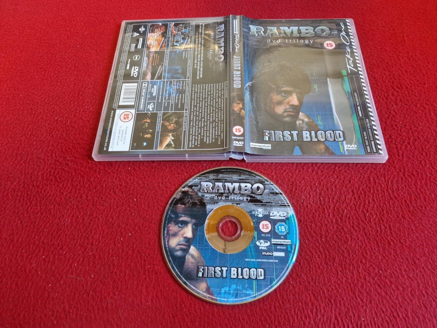 Se produkter som liknar RAMBO FIRST BLOOD DVD på Tradera (663704577)