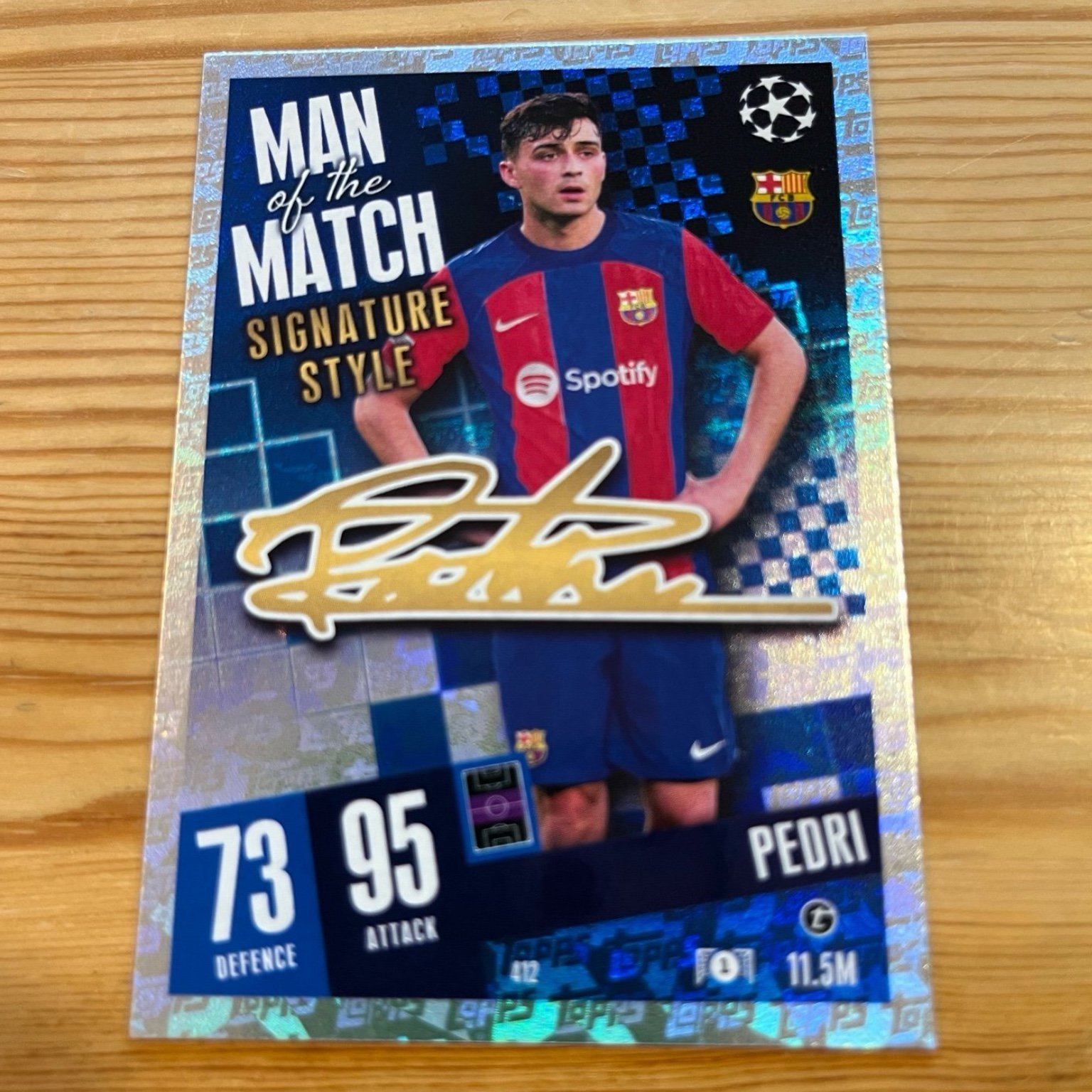 Se produkter som liknar Pedri - Signature Style - Mat.. på Tradera ...