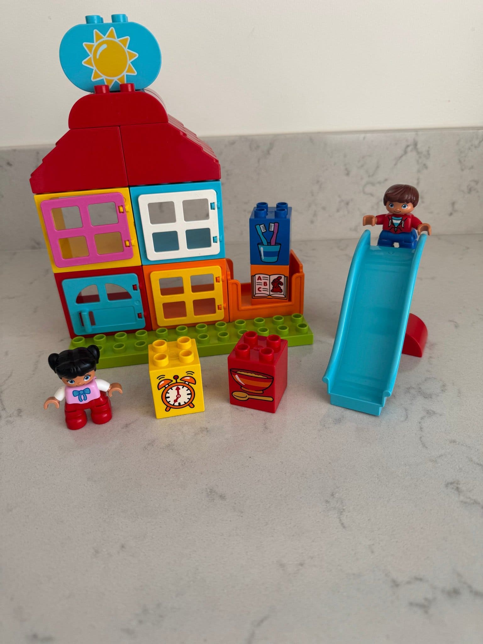 Se produkter som liknar LEGO Duplo Lekplats Hus med F.. på Tradera ...