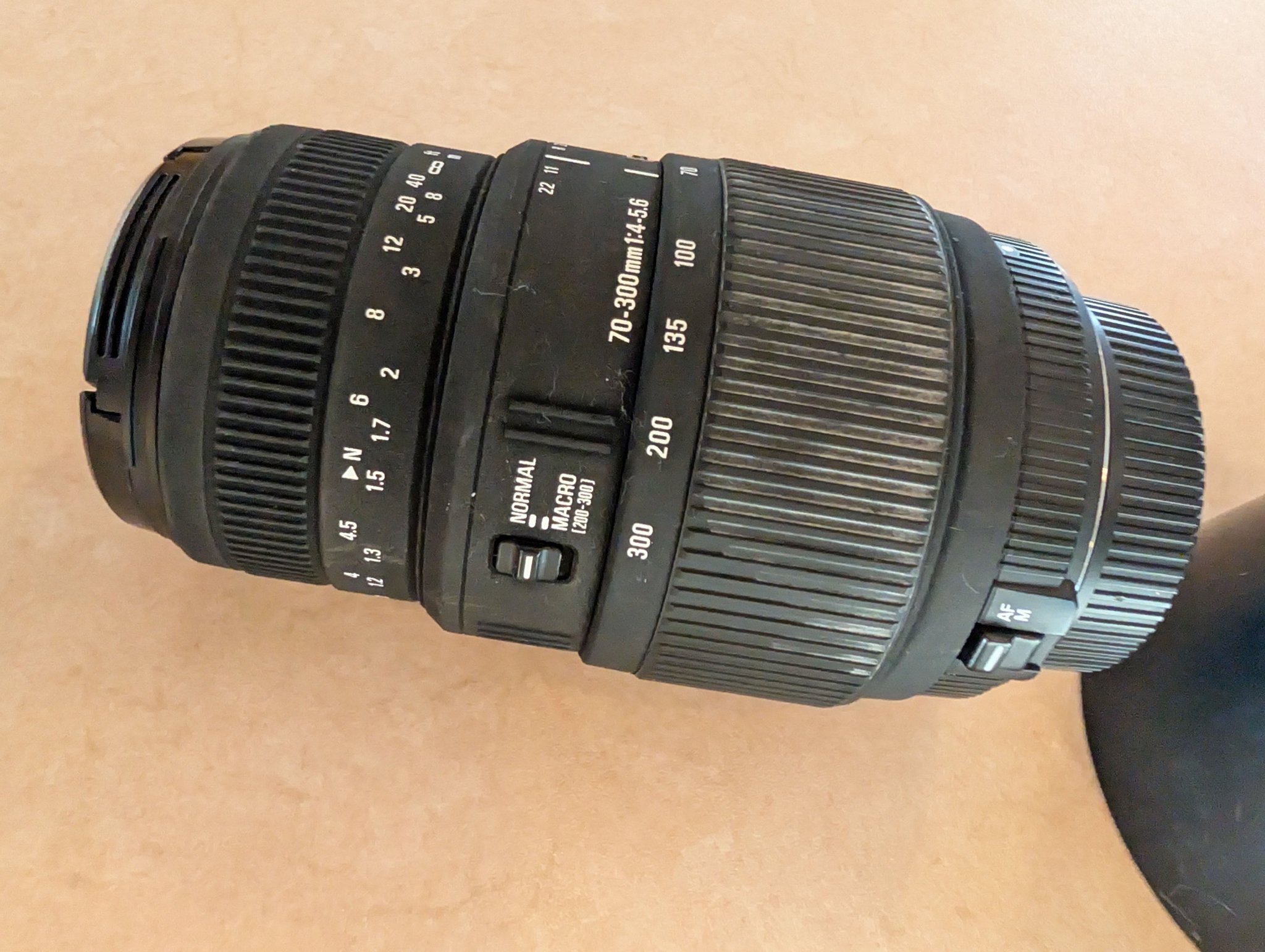 Se produkter som liknar Sigma 70-300mm f/4-5.6 objekt.. på Tradera ...