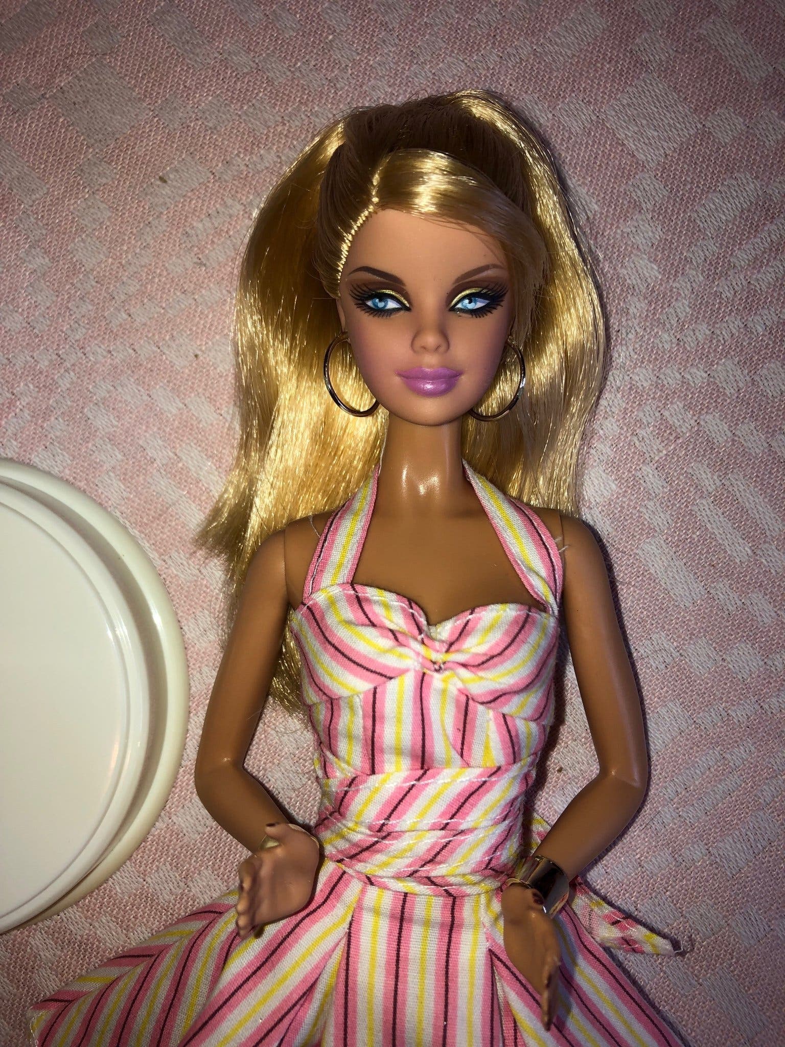DOCKA Barbie Top Model Resort | Köp på Tradera (646328279)