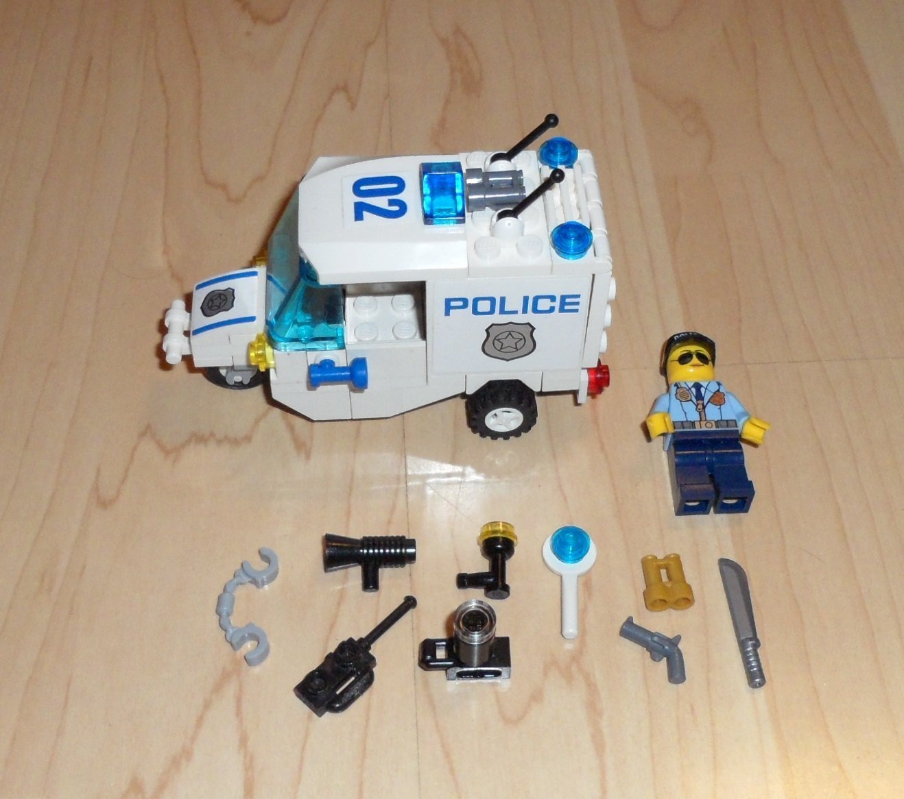 Se produkter som liknar LEGO: City Polisbil / Police .. på Tradera ...