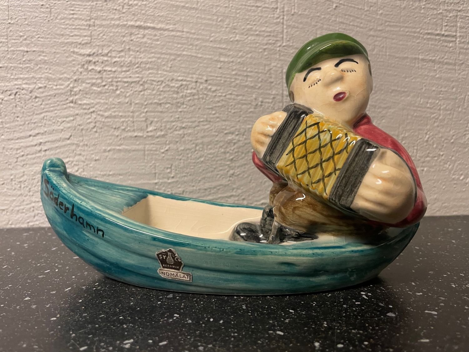 Se produkter som liknar FIGURIN, keramik,syco ,man me.. på Tradera ...