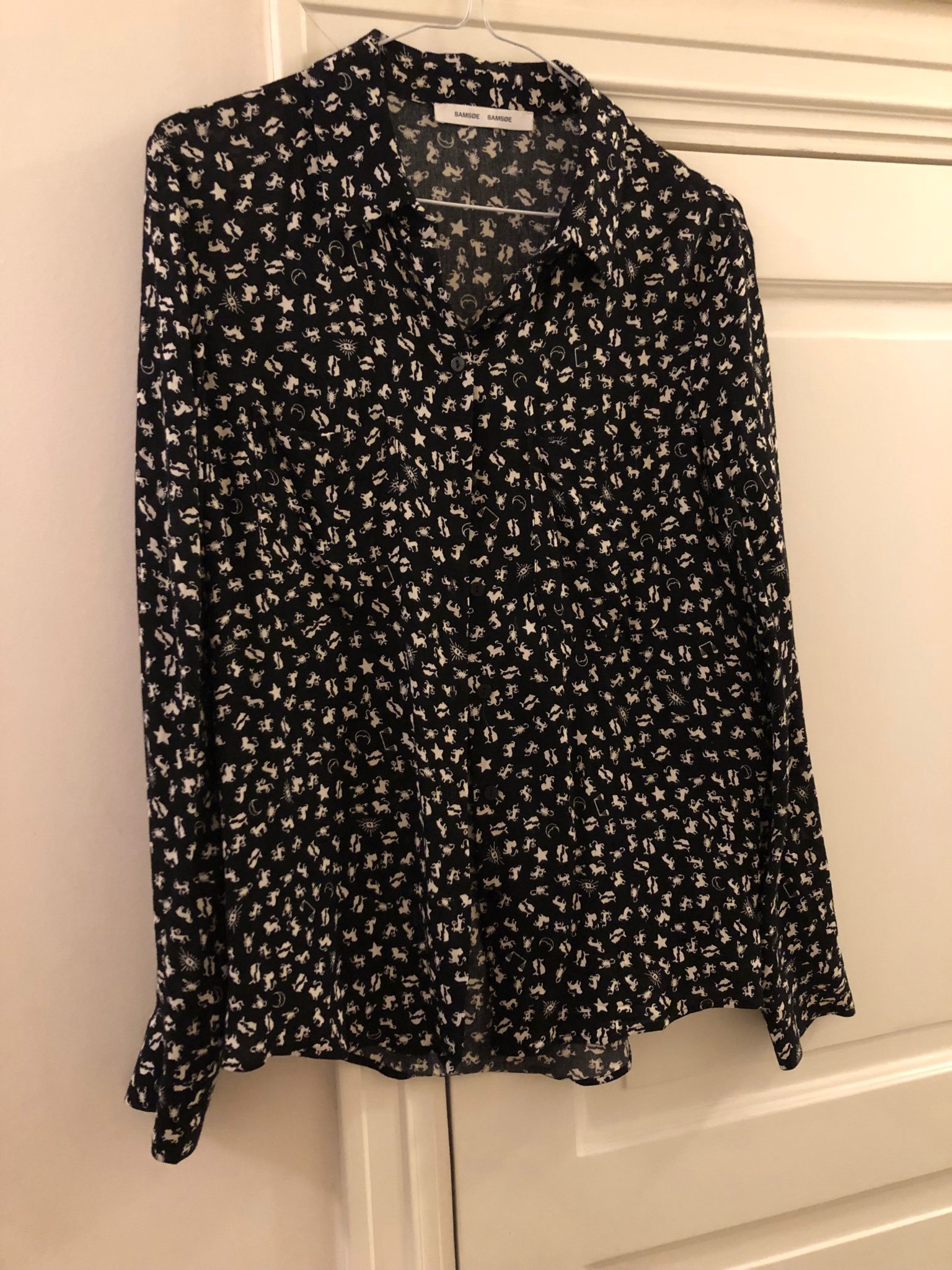 Se produkter som liknar Svartvit blus från Samsoe Sam.. på Tradera ...