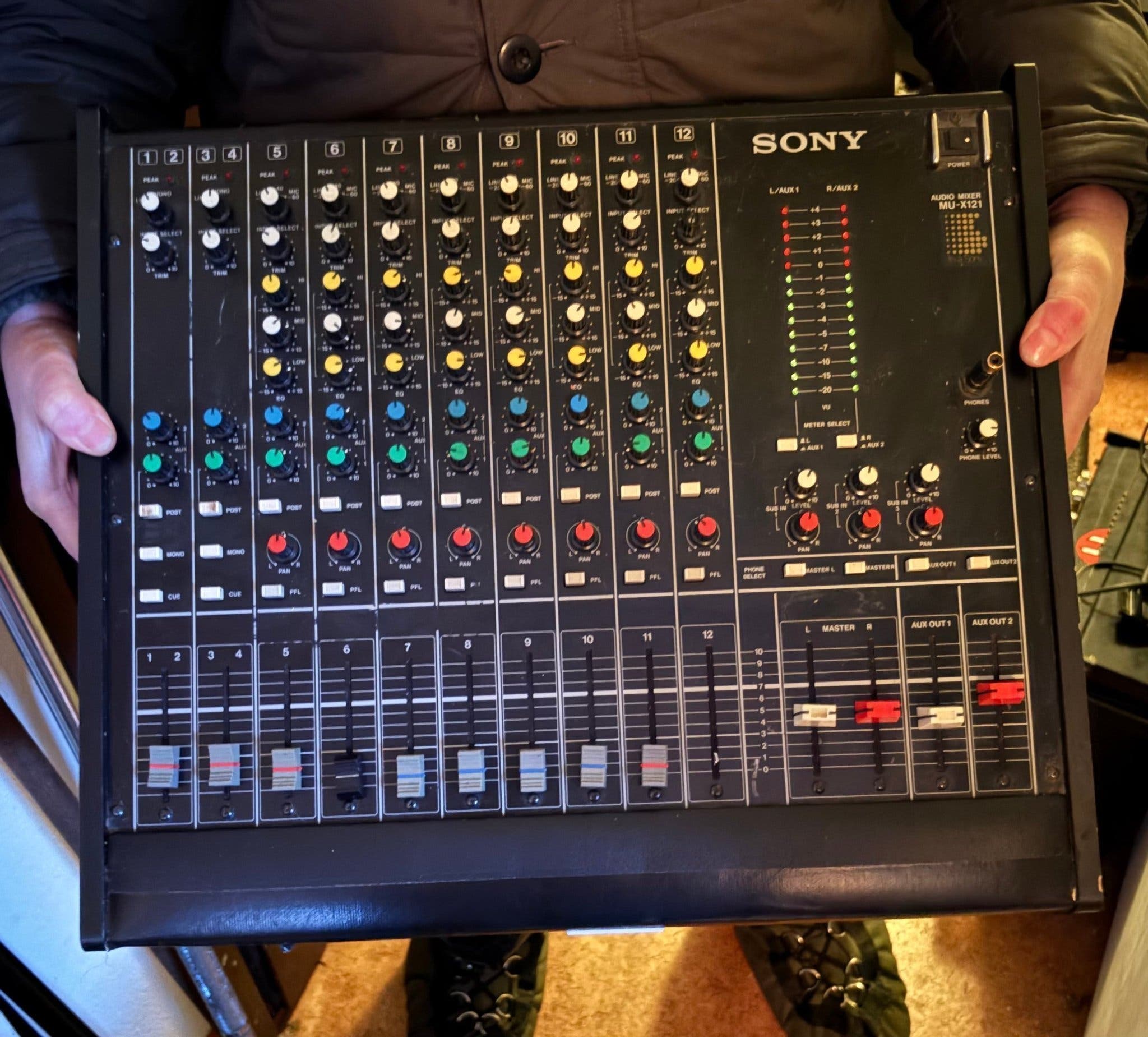 Sony MU-X121 Audio Mixer | Köp på Tradera (719596201)