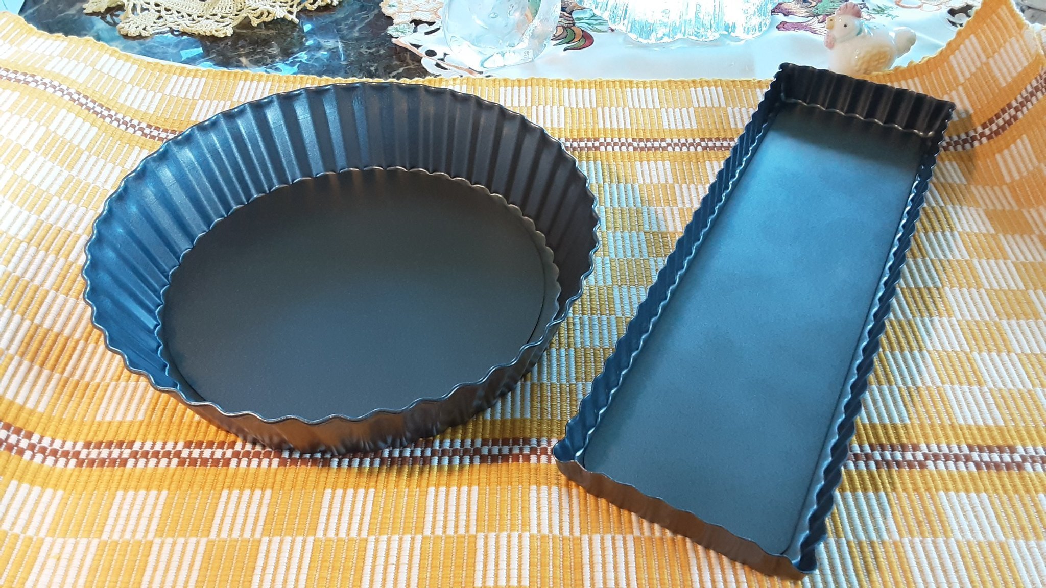 Se produkter som liknar FYNDA 2 st HELT NYA Bakformar.. på Tradera ...