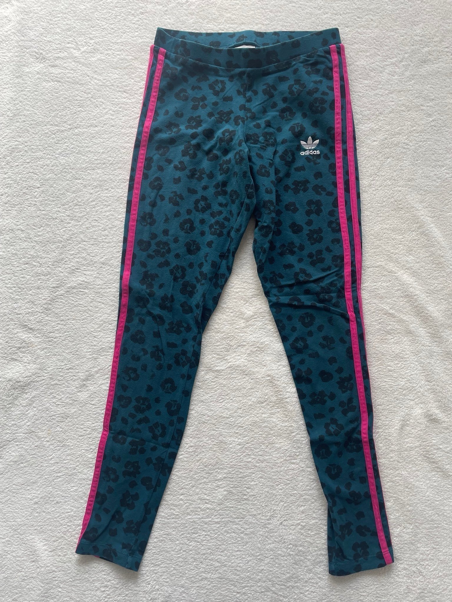 Se produkter som liknar Adidas Originals tights – leo.. på Tradera ...