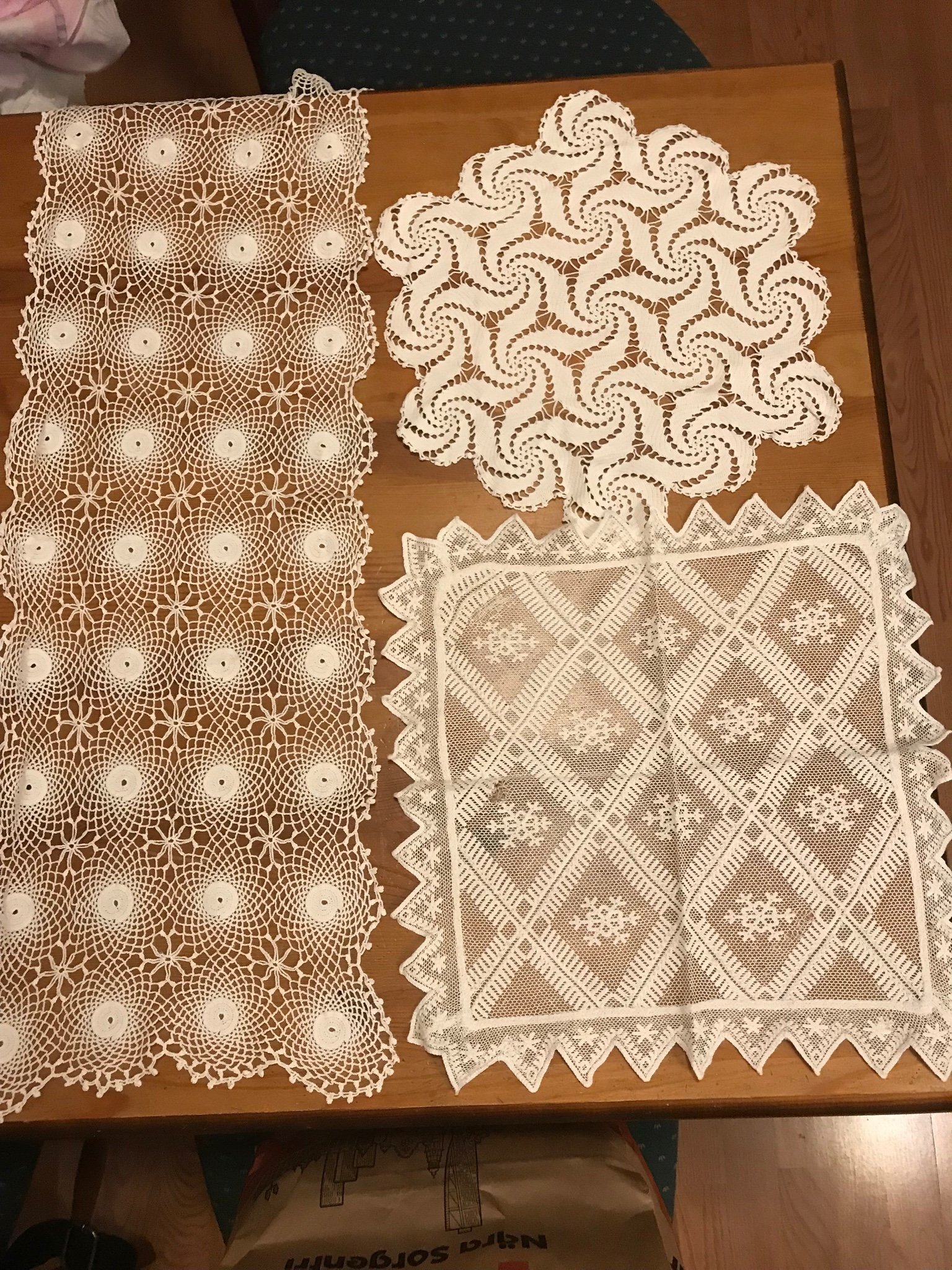 #reapåtradera Vintage olika Virkade Dukar ljusa | Köp på Tradera ...