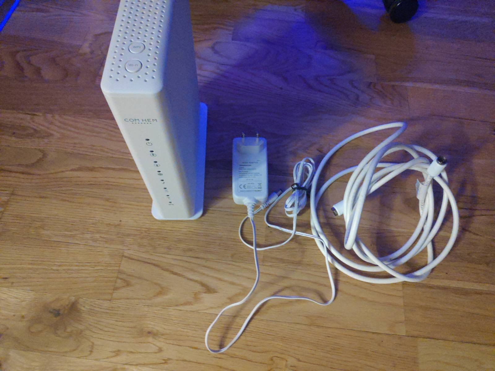 Se produkter som liknar Tele2/ComHem, Wi-Fi router/h.. på Tradera ...