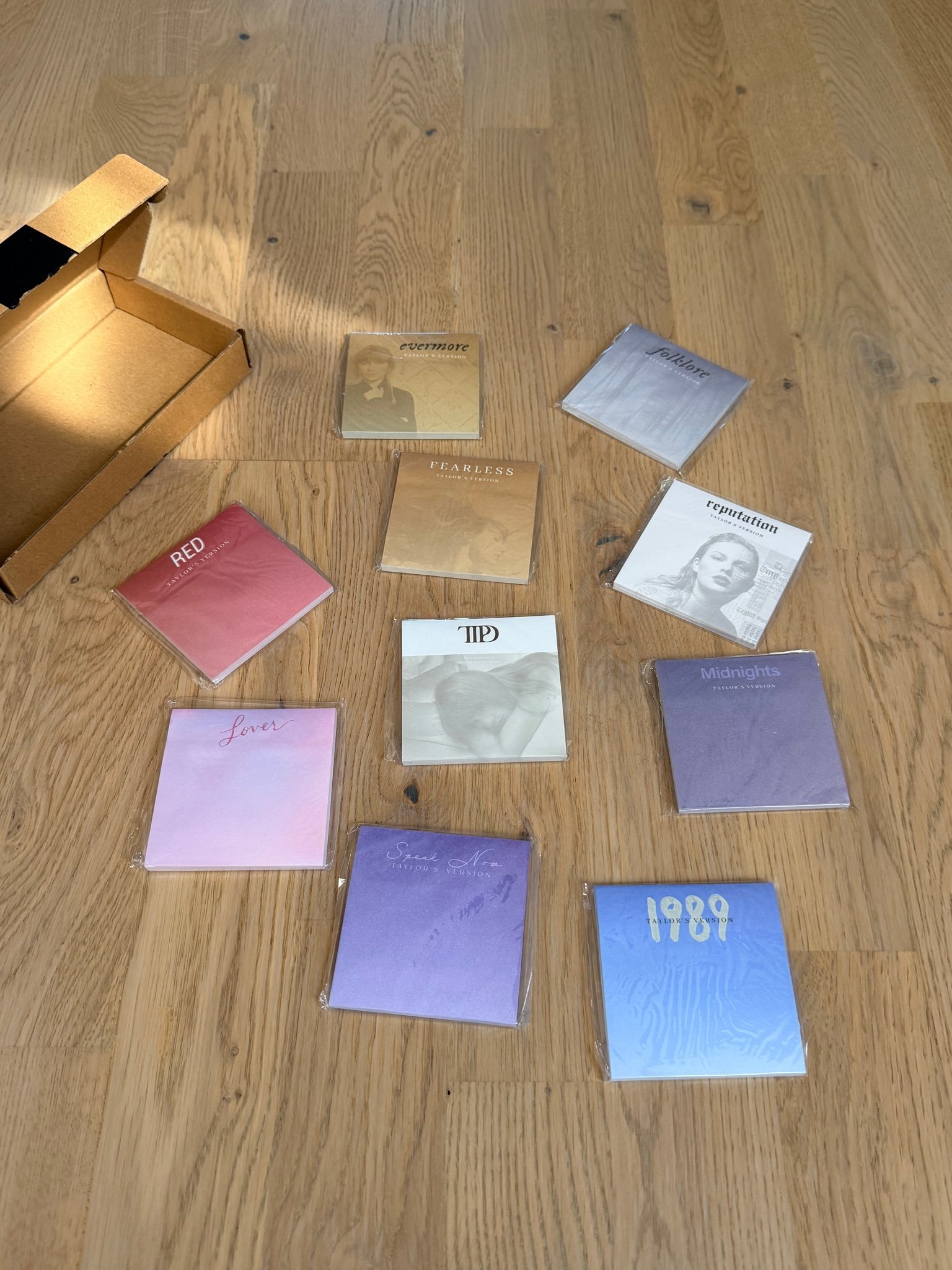 Se produkter som liknar Taylor Swift Album Sticky Not.. på Tradera ...