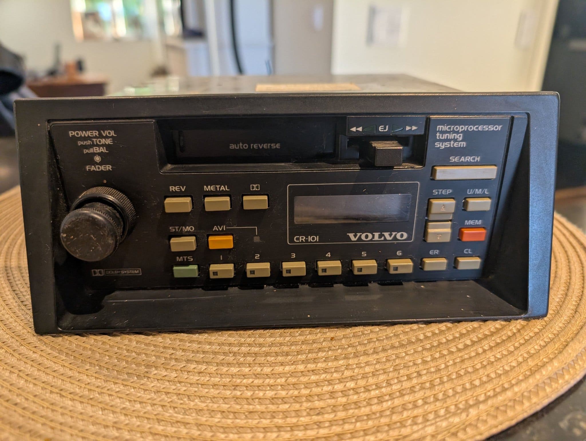 Se produkter som liknar Volvo CR-101 Bilradio Modell .. på Tradera ...