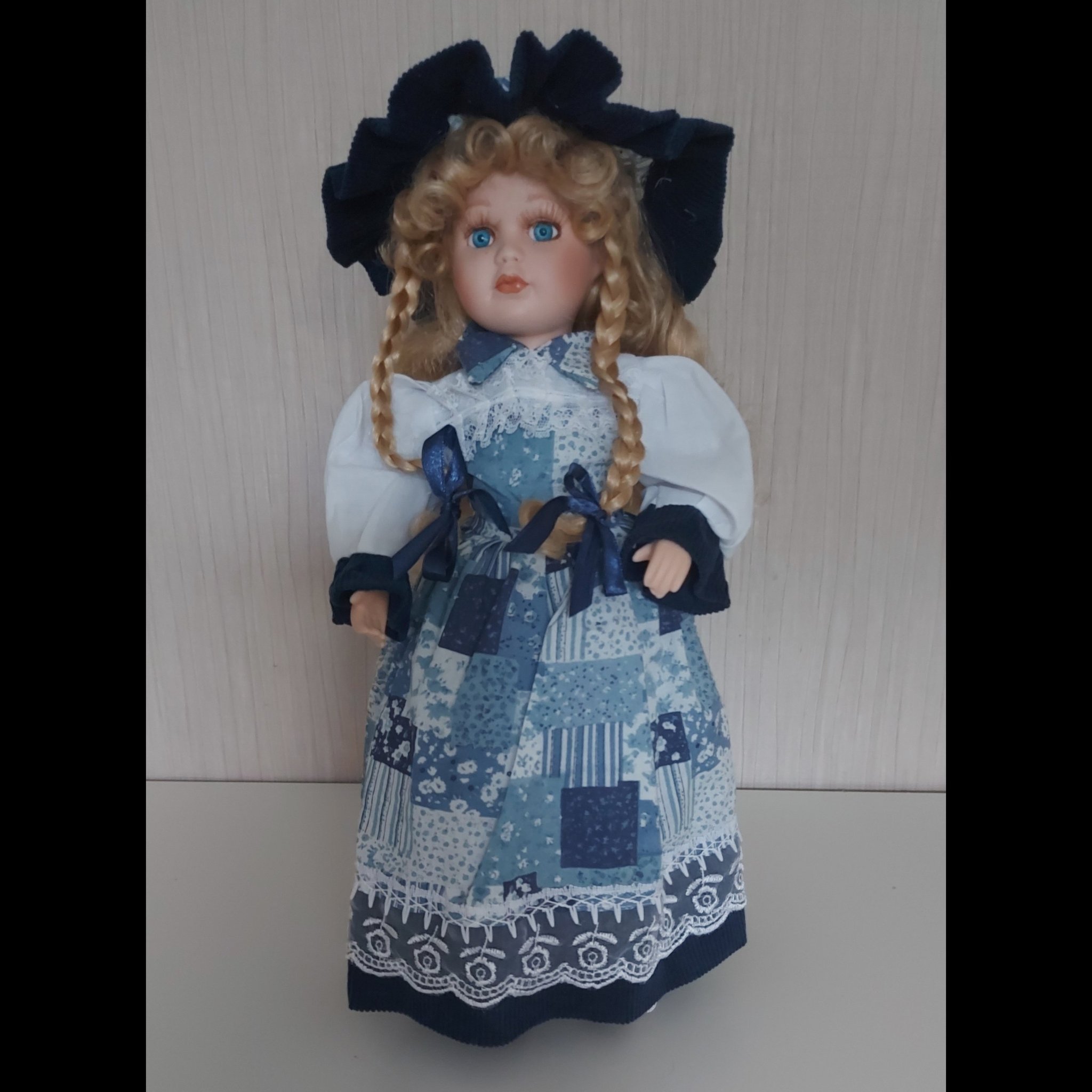 JÄTTEVACKER PORSLINSDOCKA SAMLARDOCKA DOCKA 1998 | Köp på Tradera ...
