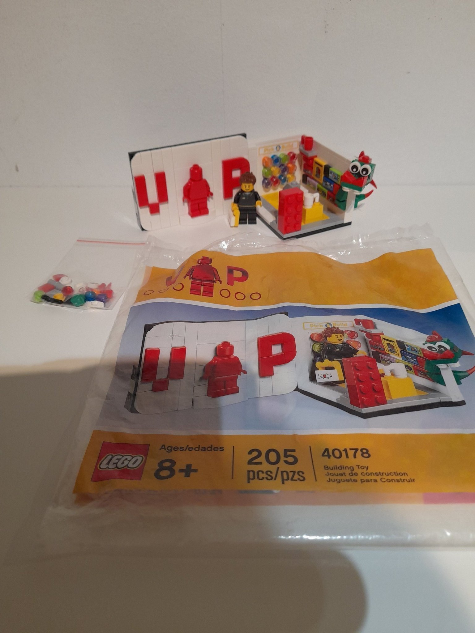 Se produkter som liknar Lego 40178 Iconic VIP Set pol.. på Tradera ...