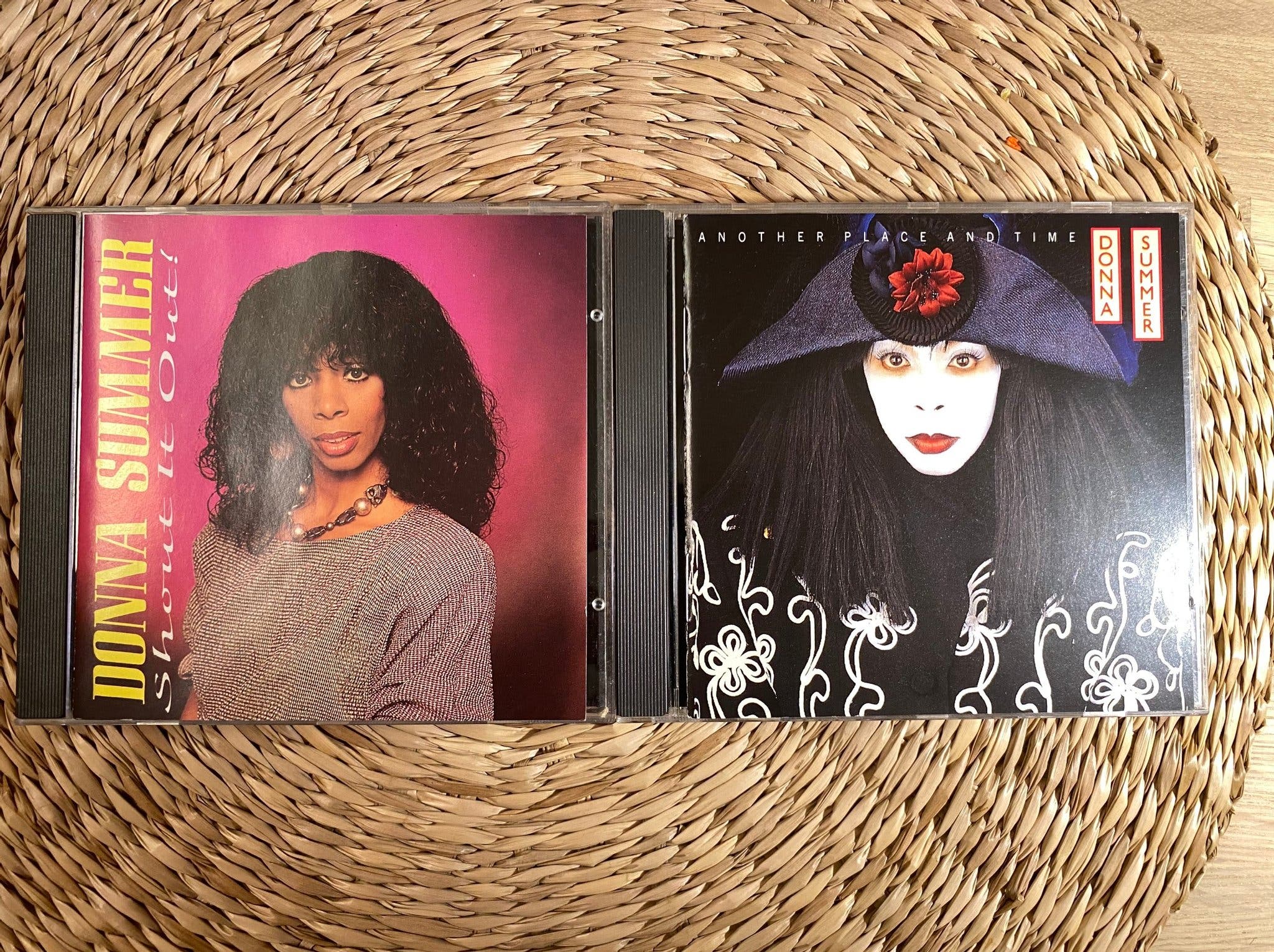Se produkter som liknar 2 st CD med DONNA SUMMER - Sh.. på Tradera ...
