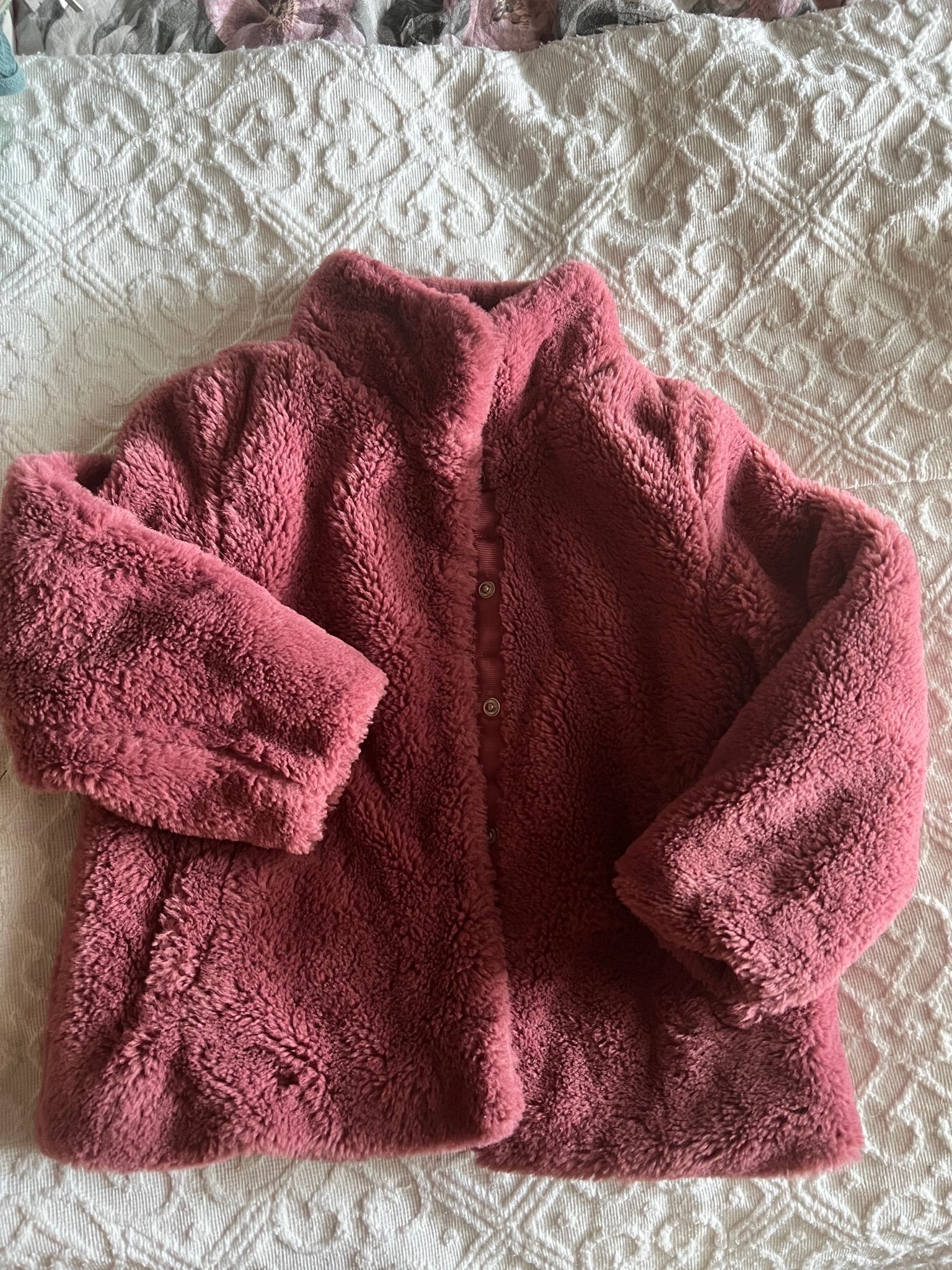 Se produkter som liknar Rosa jacka, storlek 98, päls .. på Tradera ...