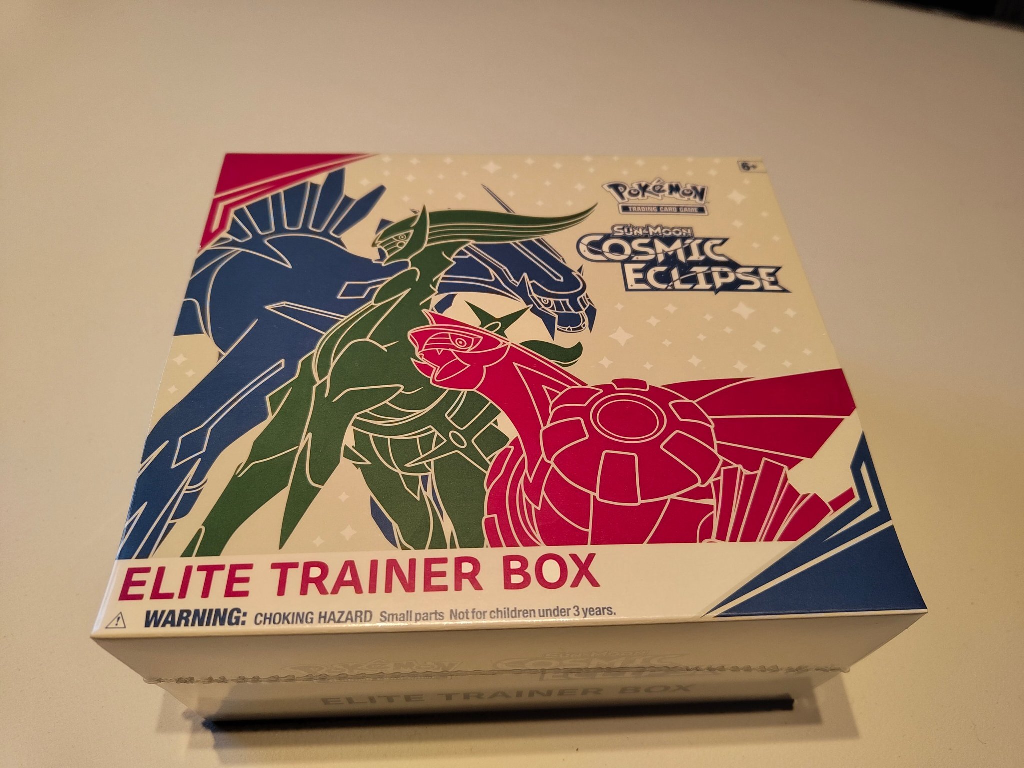 Pokémon Cosmic Eclipse Elite Trainer Box | Köp på Tradera (709645156)