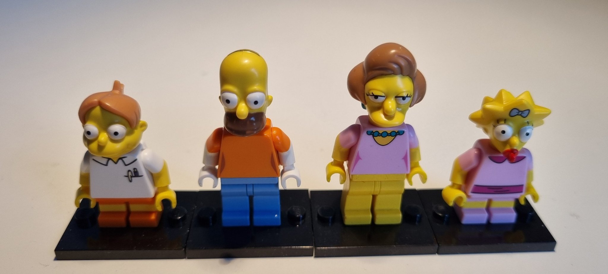 Se produkter som liknar Lego Figur Gubbar - The Simps.. på Tradera ...