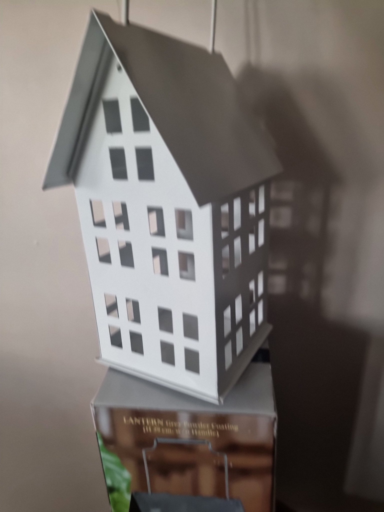 STOR Lyckta i vitt metall i form av ett hus. Ny.. | Köp på Tradera ...