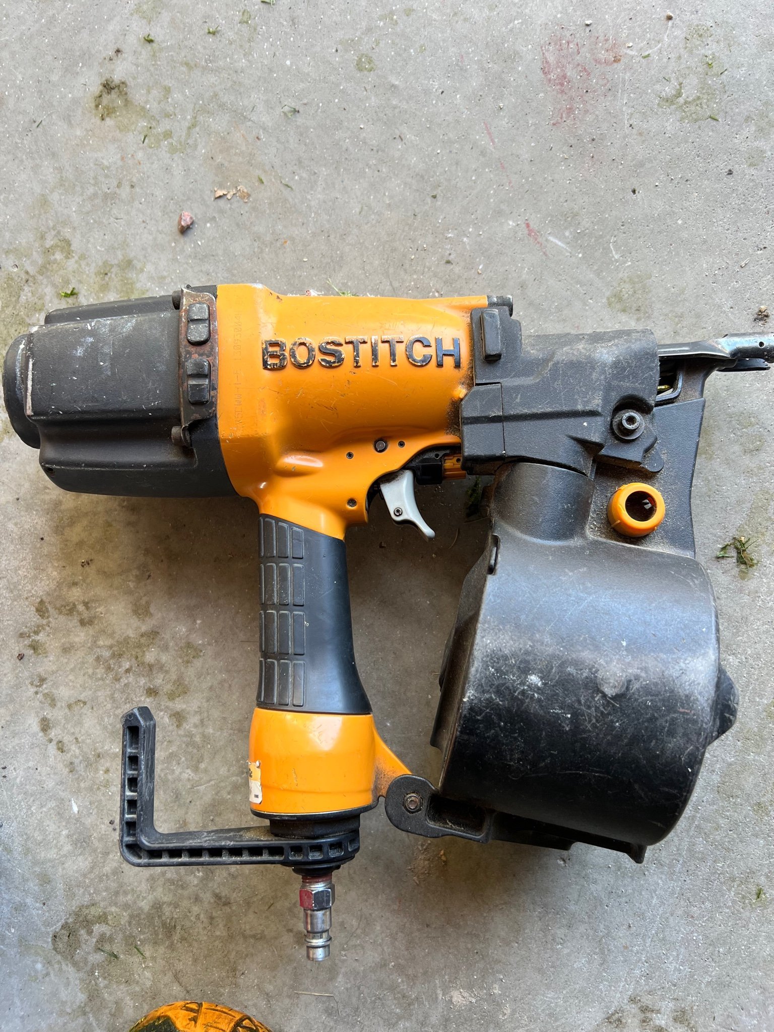 Bostitch tryckluftsdriven spikpistol