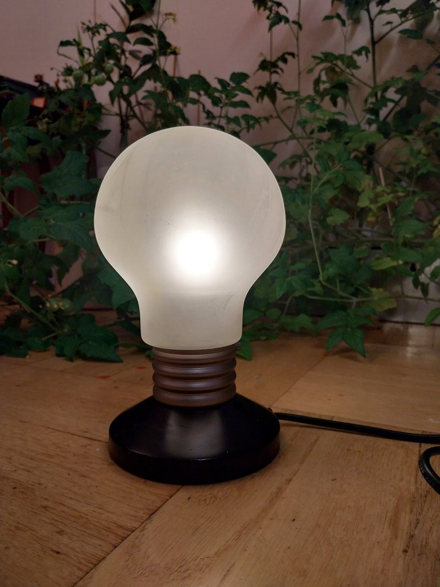 BORDSLAMPA. "Blinda", i form av stor glödlampa,.. | Köp på Tradera ...