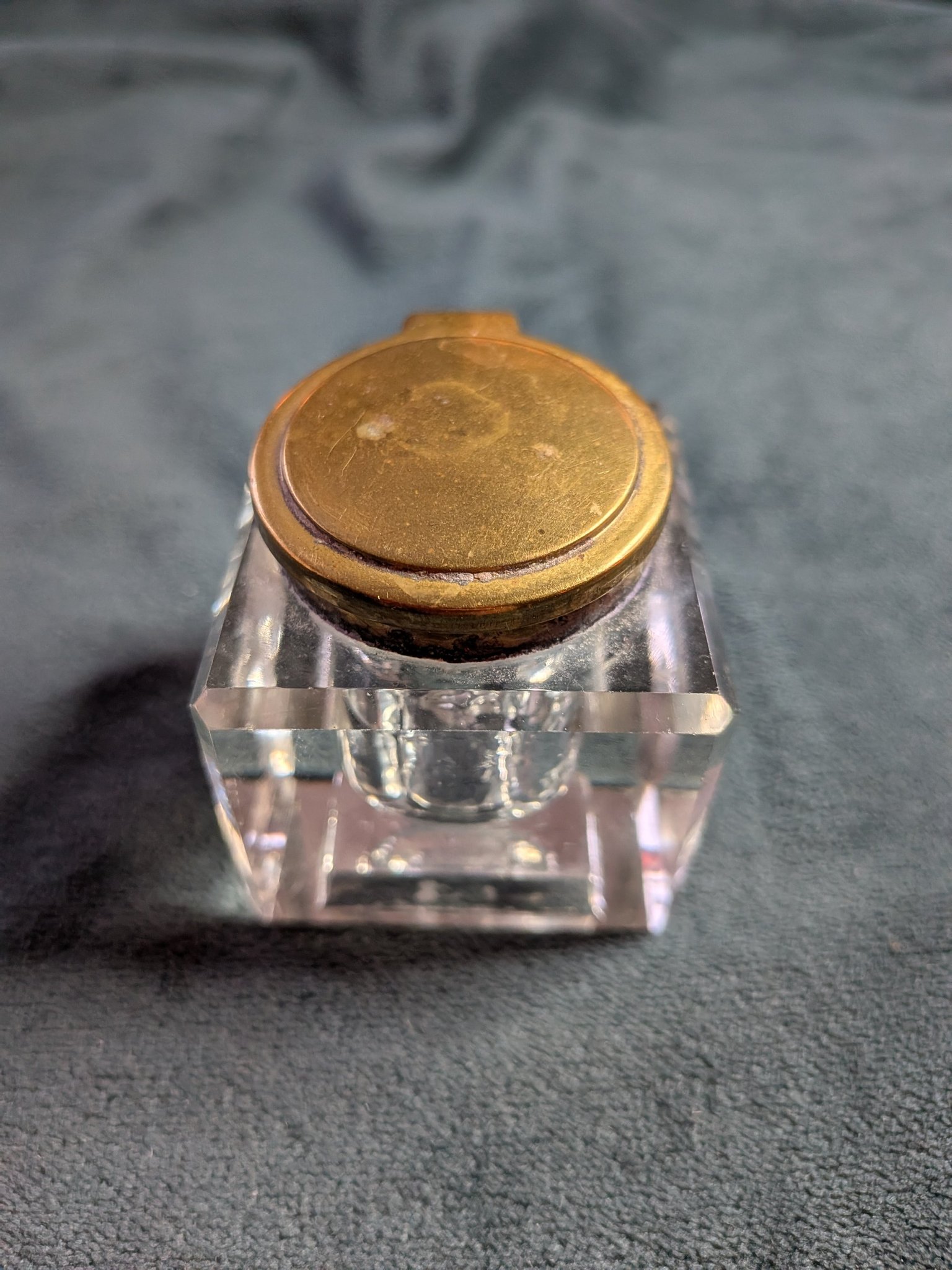 Antikt Bläckhorn i Kristall/Glas & Mässing – Mä.. | Köp på Tradera ...