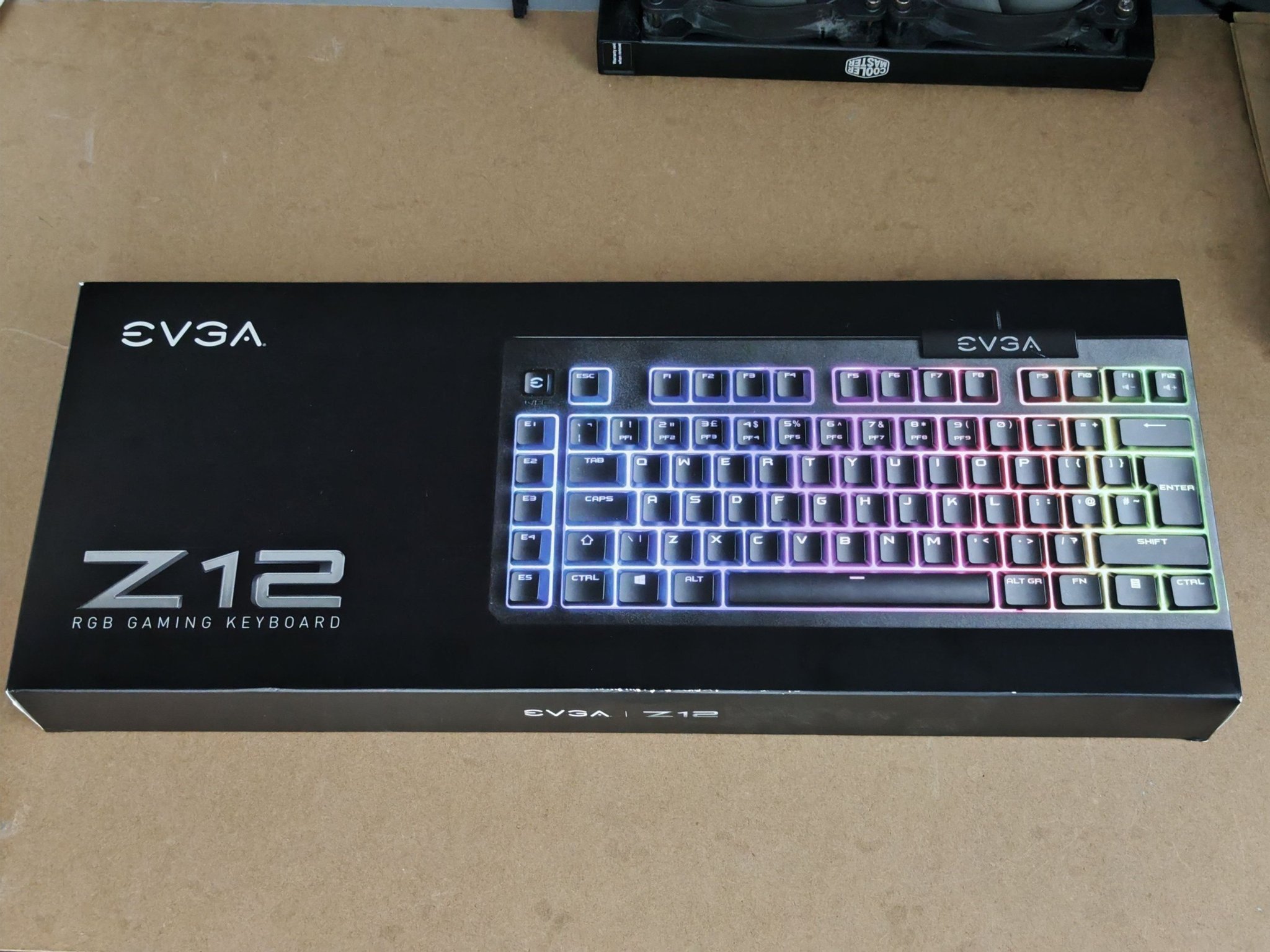 Se produkter som liknar EVGA Z12 RGB Gaming Keyboard på Tradera (717759575)
