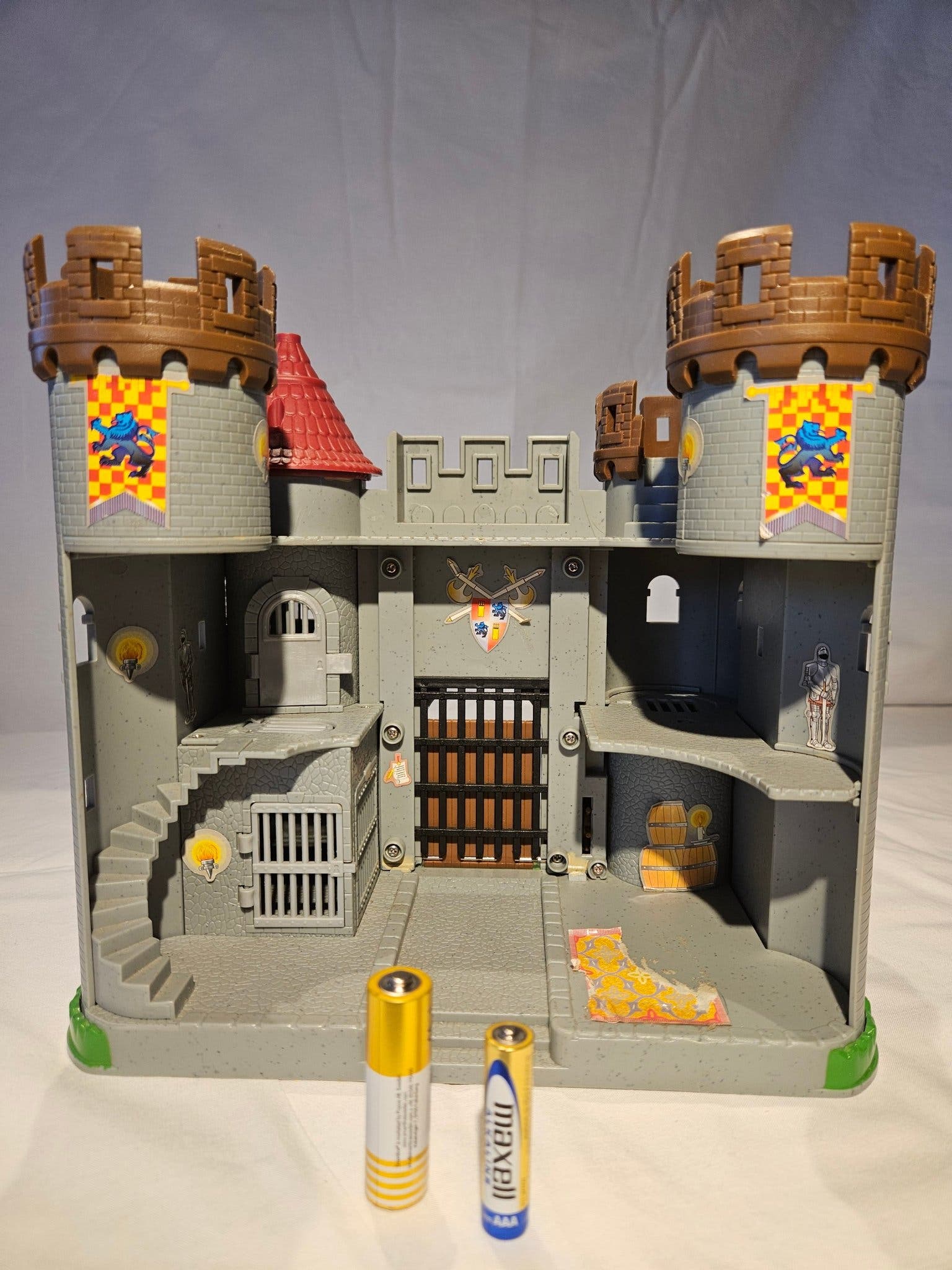 Se produkter som liknar 1999 Kool Toyz Hidden Adventu.. på Tradera ...