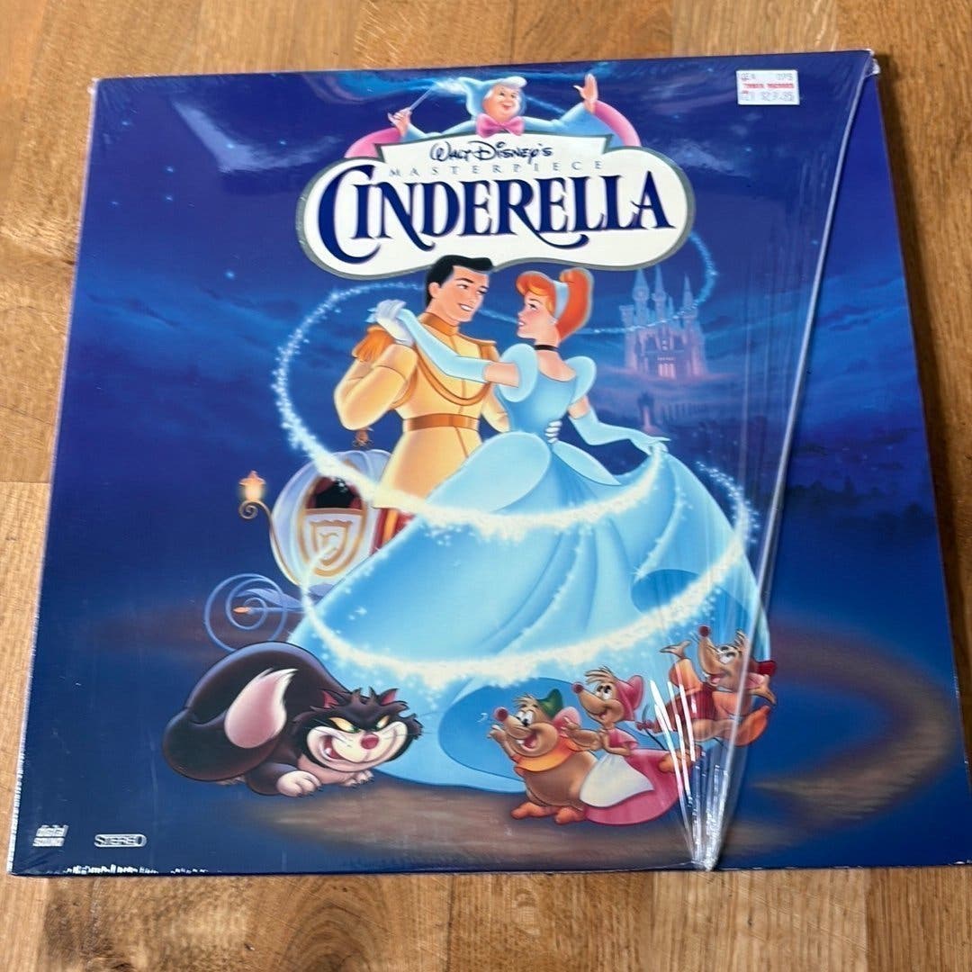 Walt Disney's Cinderella Masterpiece Laserdisc | Köp på Tradera (703388985)
